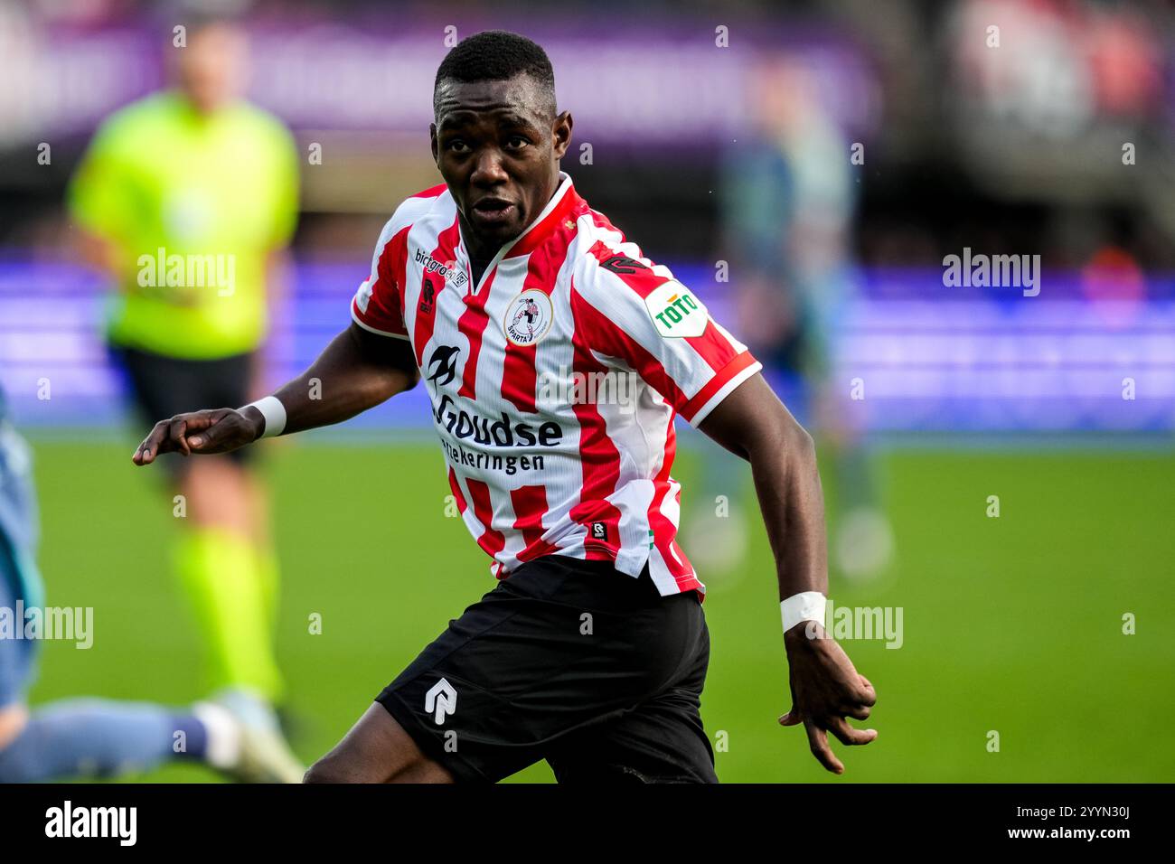 Joshua kitolano schaut zu immagini e fotografie stock ad alta ...