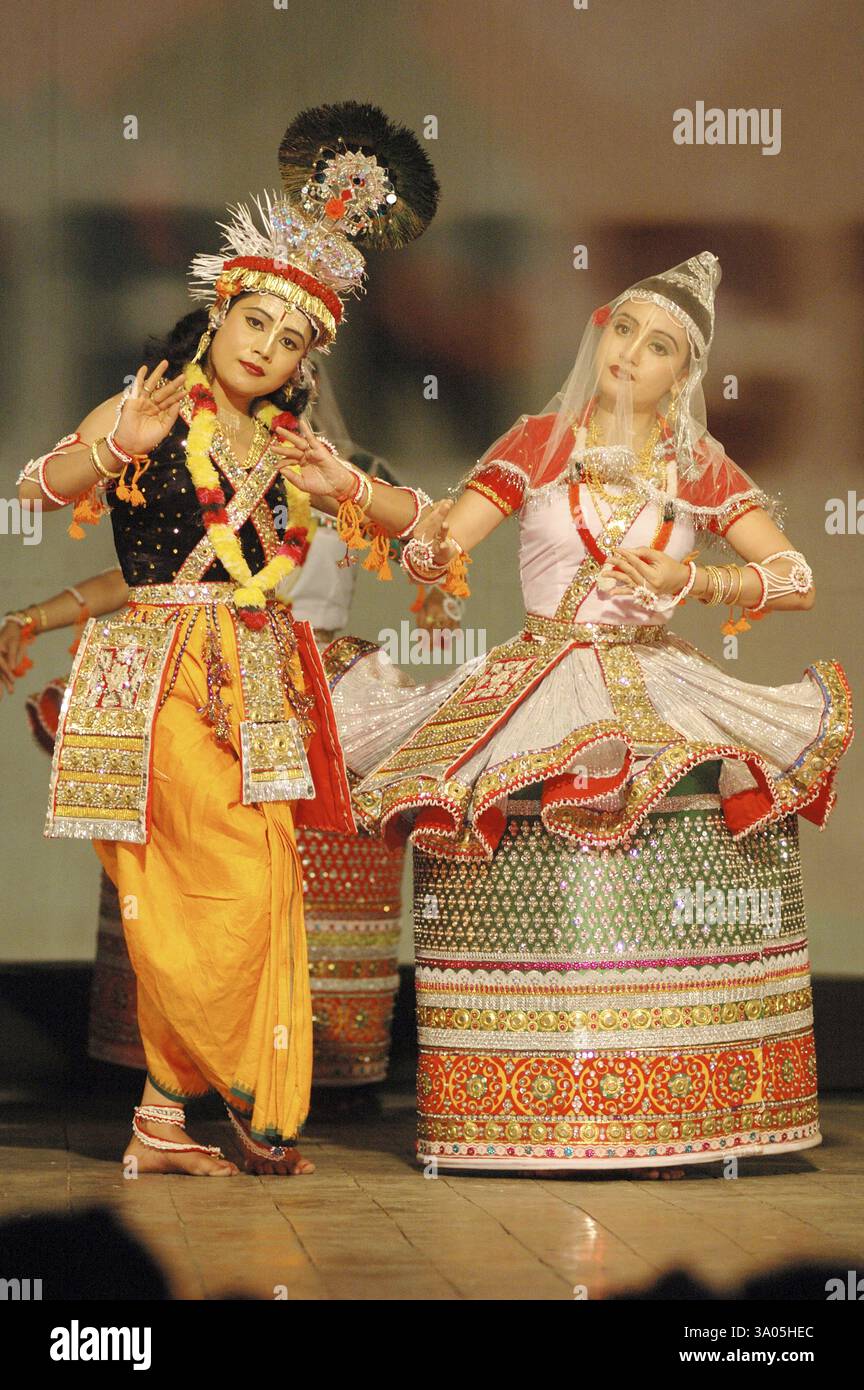 Danza di ras leela immagini e fotografie stock ad alta risoluzione - Alamy