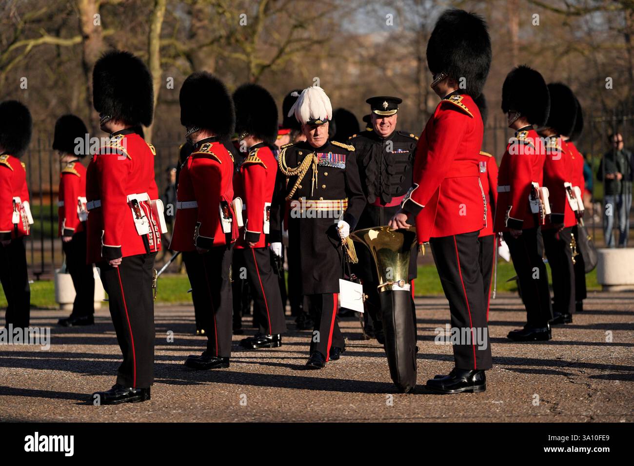General Officer Commanding the Household Division, il maggiore generale ...