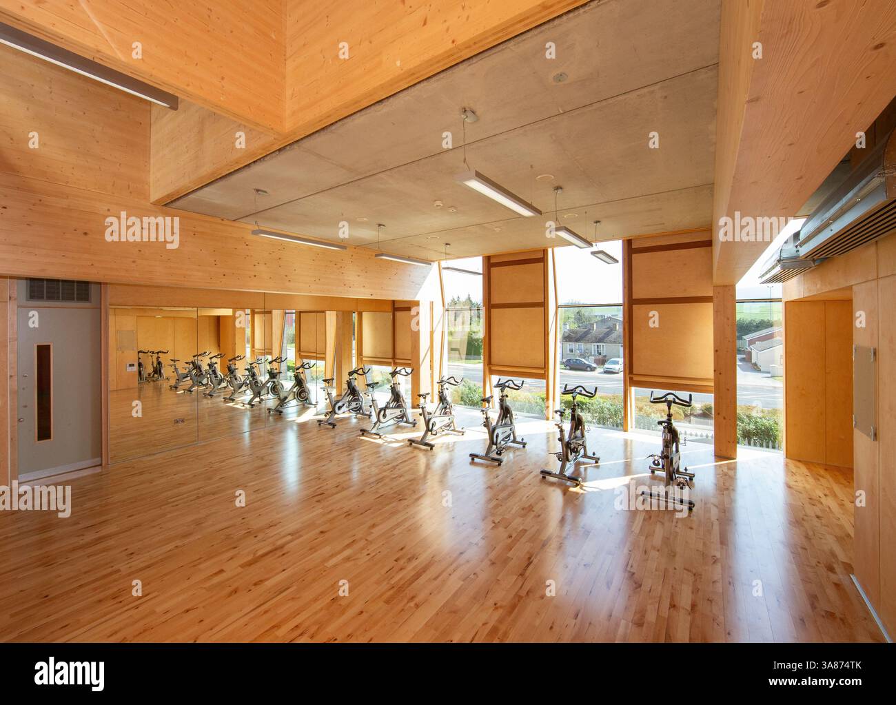 Attrezzi palestra immagini e fotografie stock ad alta risoluzione - Alamy