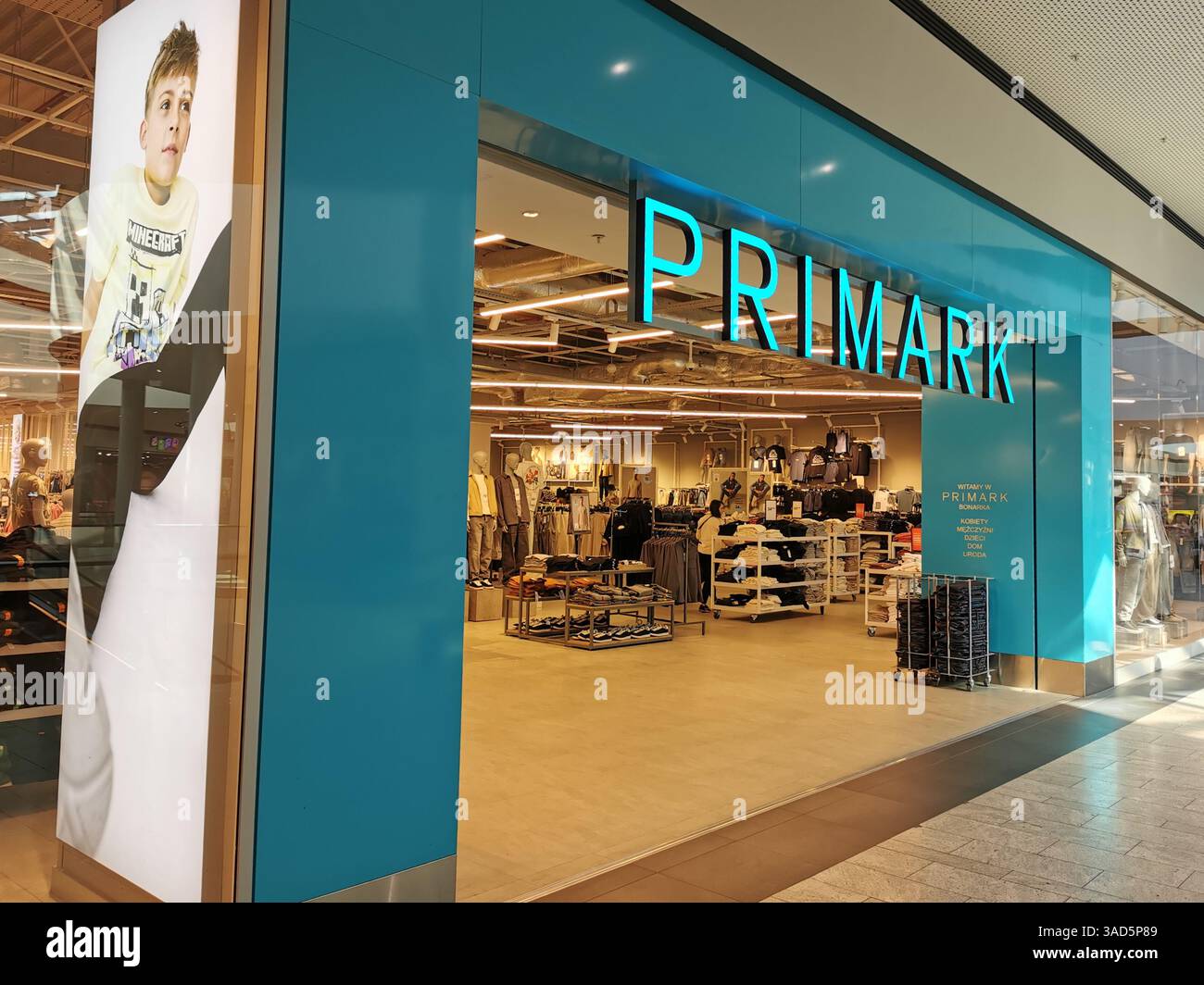 Negozio Primark a Cracovia. Sì! Che ci crediate o no, Cracovia ha ora ...