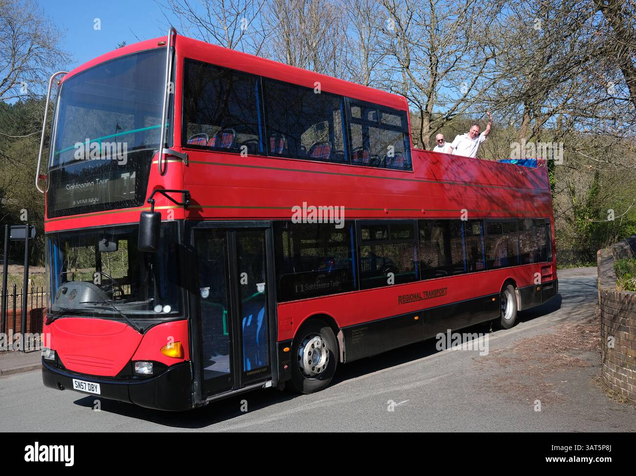Double decker bus height immagini e fotografie stock ad alta ...