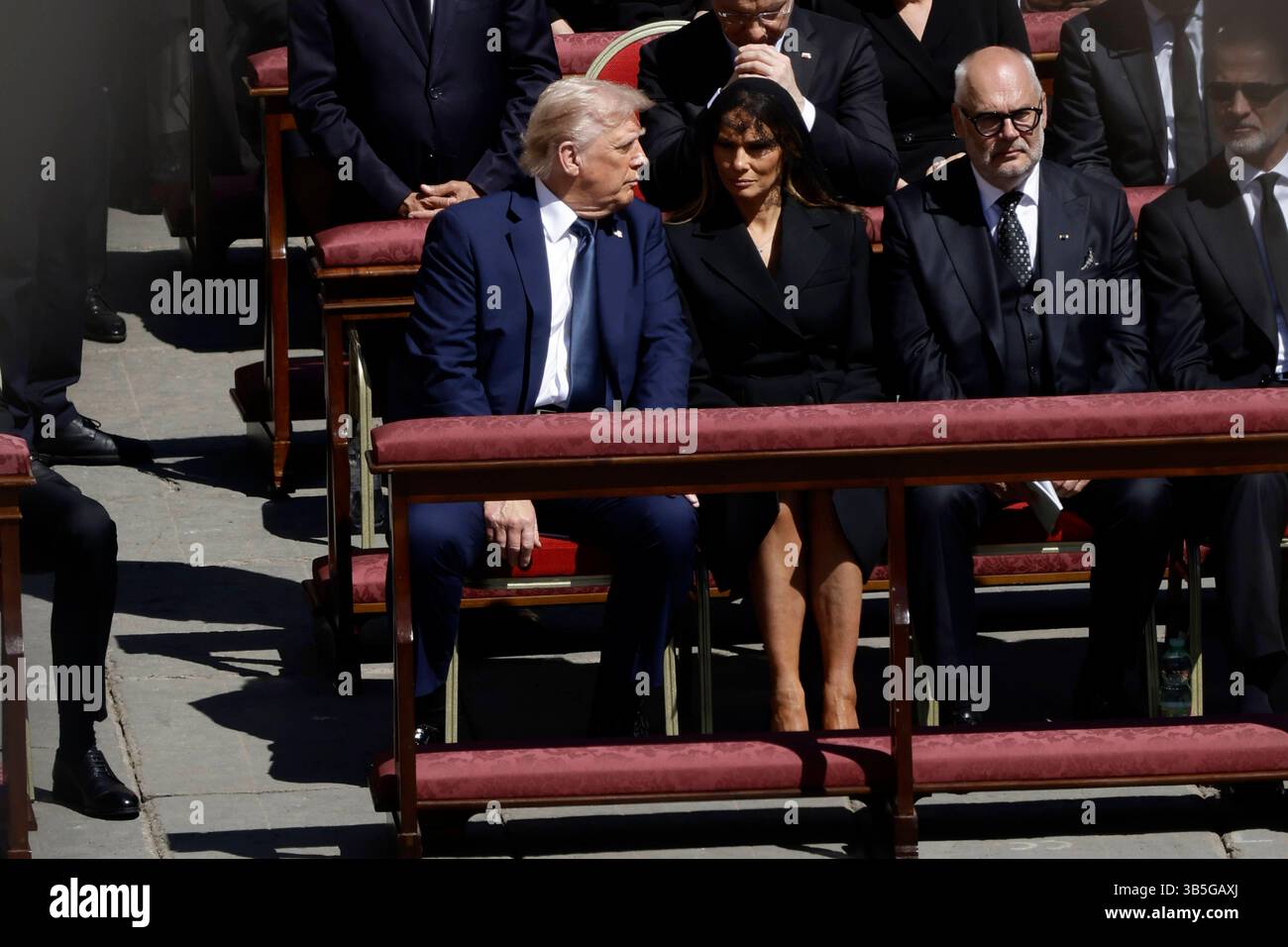 Papa Francesco ha onorato il solenne funerale in Piazza San Pietro il ...
