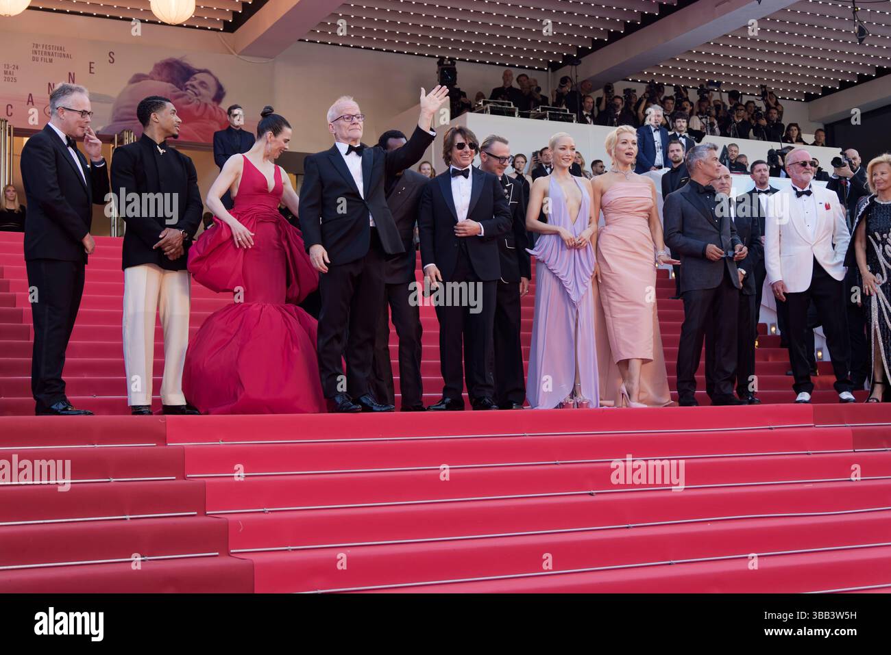 Cannes, Francia. 14 maggio 2025. (L-R) Un ospite, Greg Tarzan Davis ...