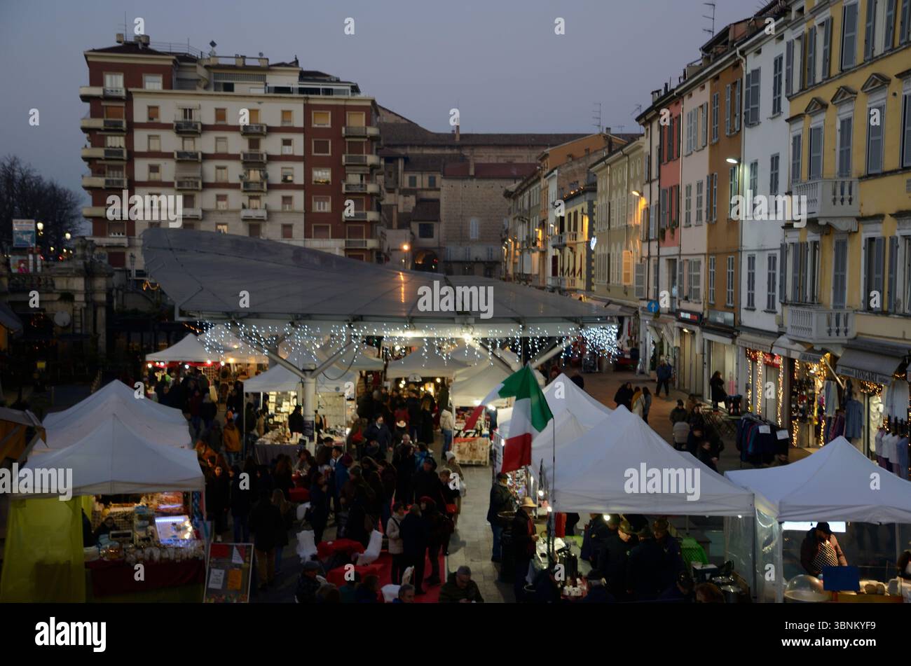 Piazza Ghiaia, Parma, Emilia Romagna, Italia, Europa Foto stock - Alamy