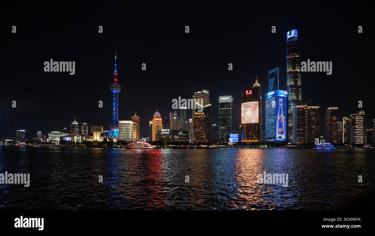 Shanghai skyline immagini e fotografie stock ad alta risoluzione - Alamy