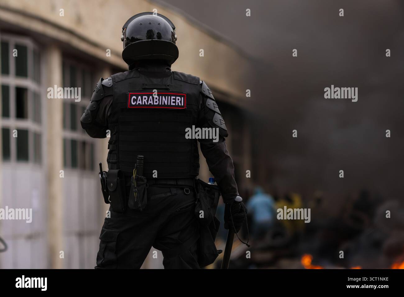 Carabinieri italiani immagini e fotografie stock ad alta risoluzione ...