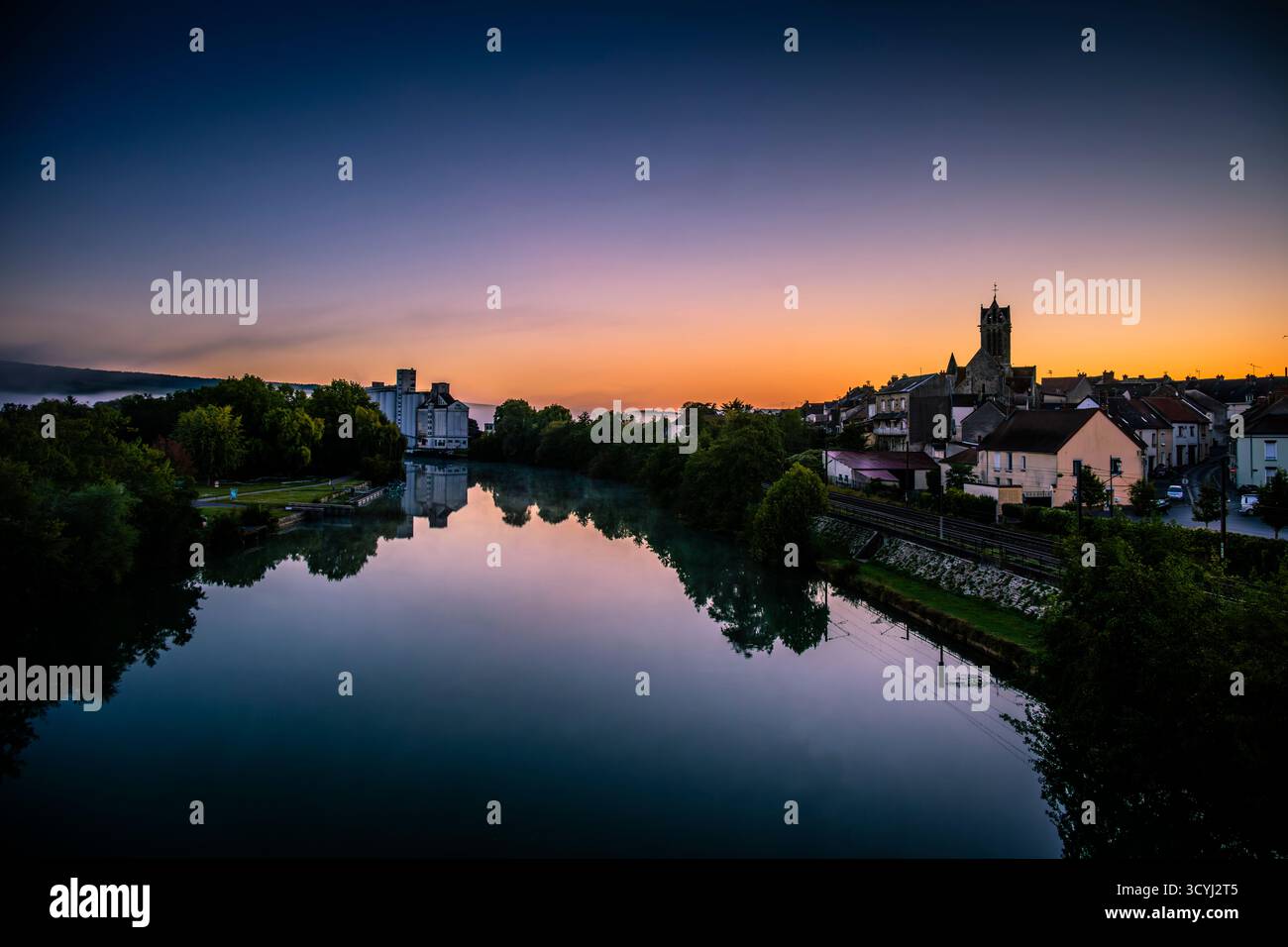 Fiume marna immagini e fotografie stock ad alta risoluzione - Alamy
