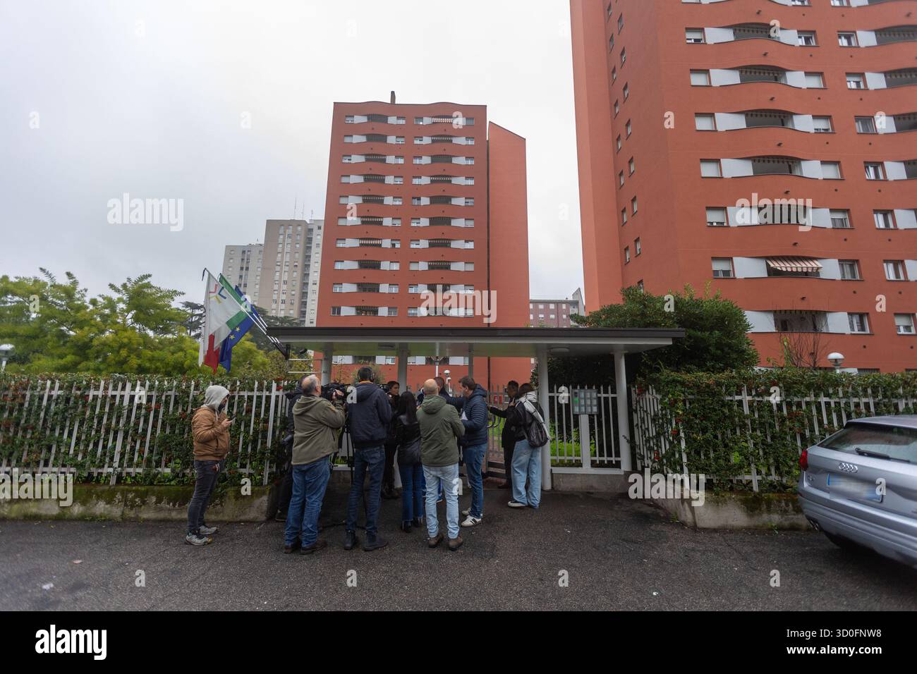 Milano, Italia. 23 ottobre 2025. Un cartello di saluto a Luciana Ronchi ...