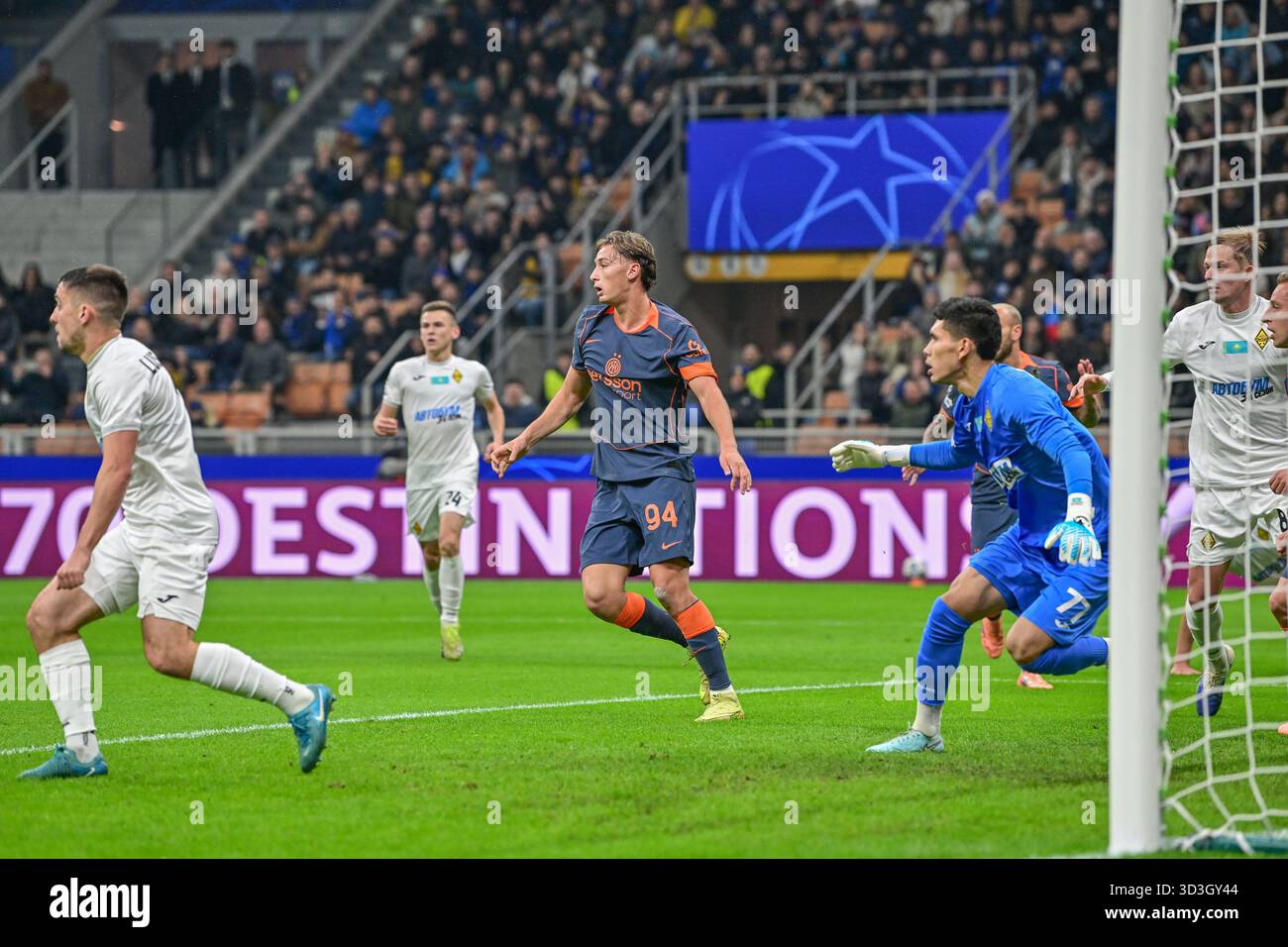 Inter mailand kairat almaty immagini e fotografie stock ad alta ...