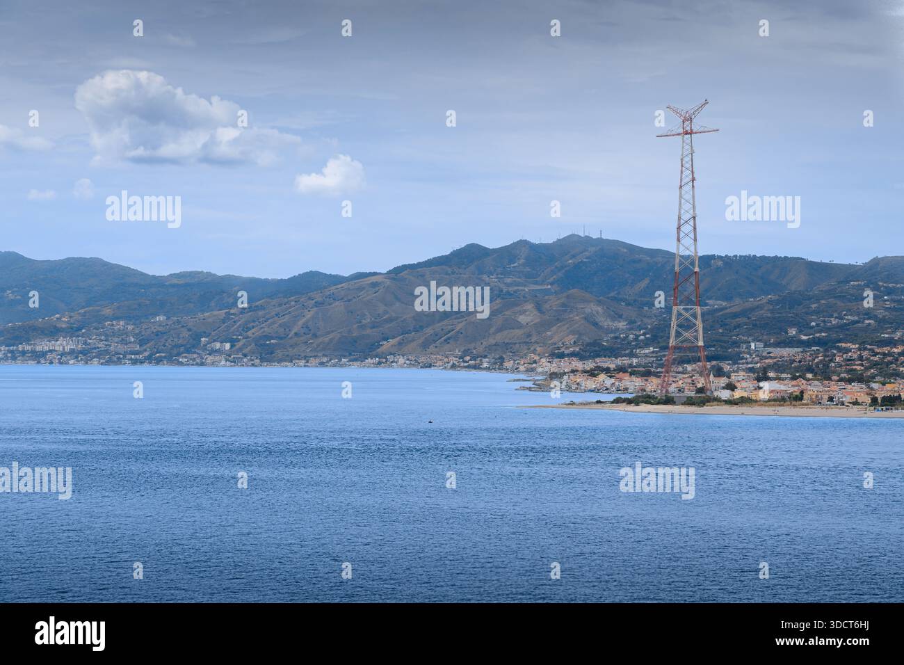 Piloni di messina immagini e fotografie stock ad alta risoluzione - Alamy