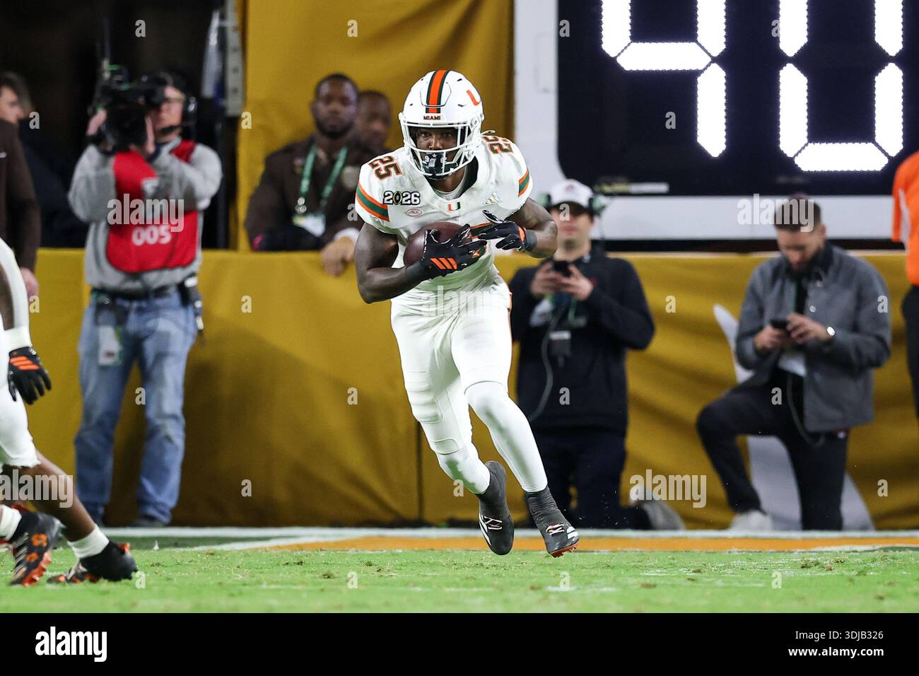 19 gennaio 2026: Il running back dei Miami Hurricanes Chris Wheatley ...