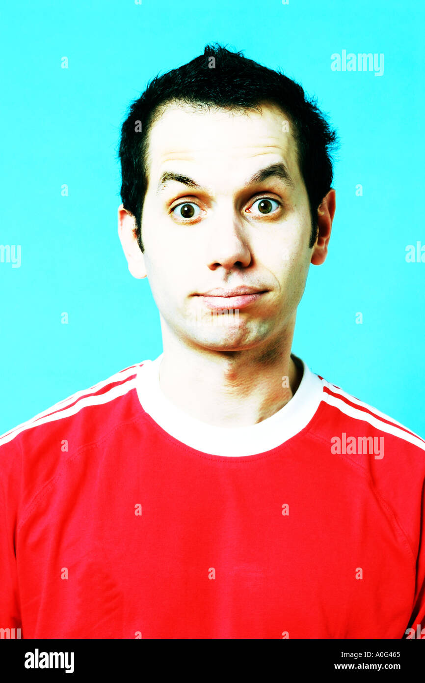 Uomo stolto immagini e fotografie stock ad alta risoluzione - Alamy