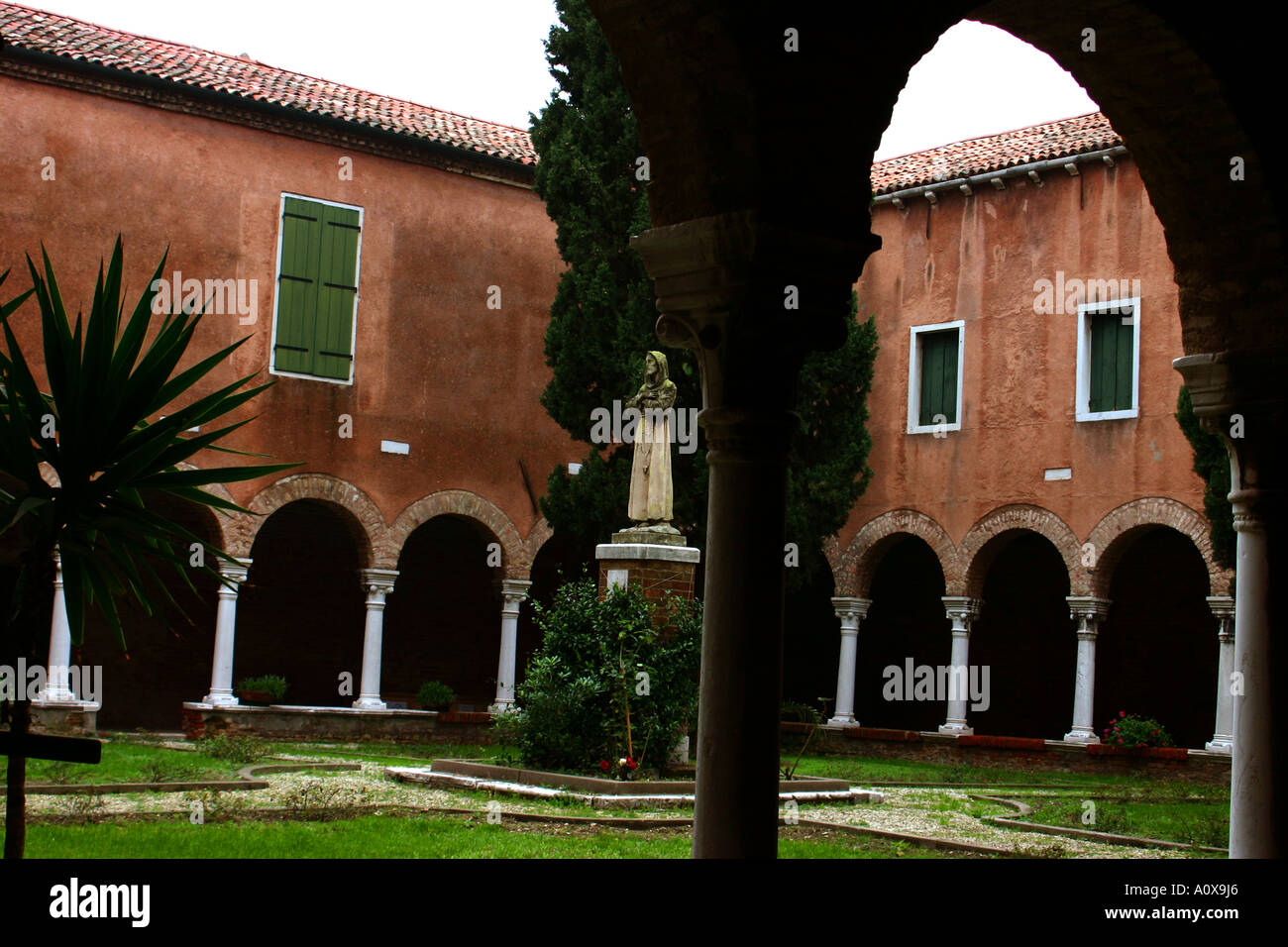 Chiesa di San Francesco della Vigna Venezia cortile interno con la ...