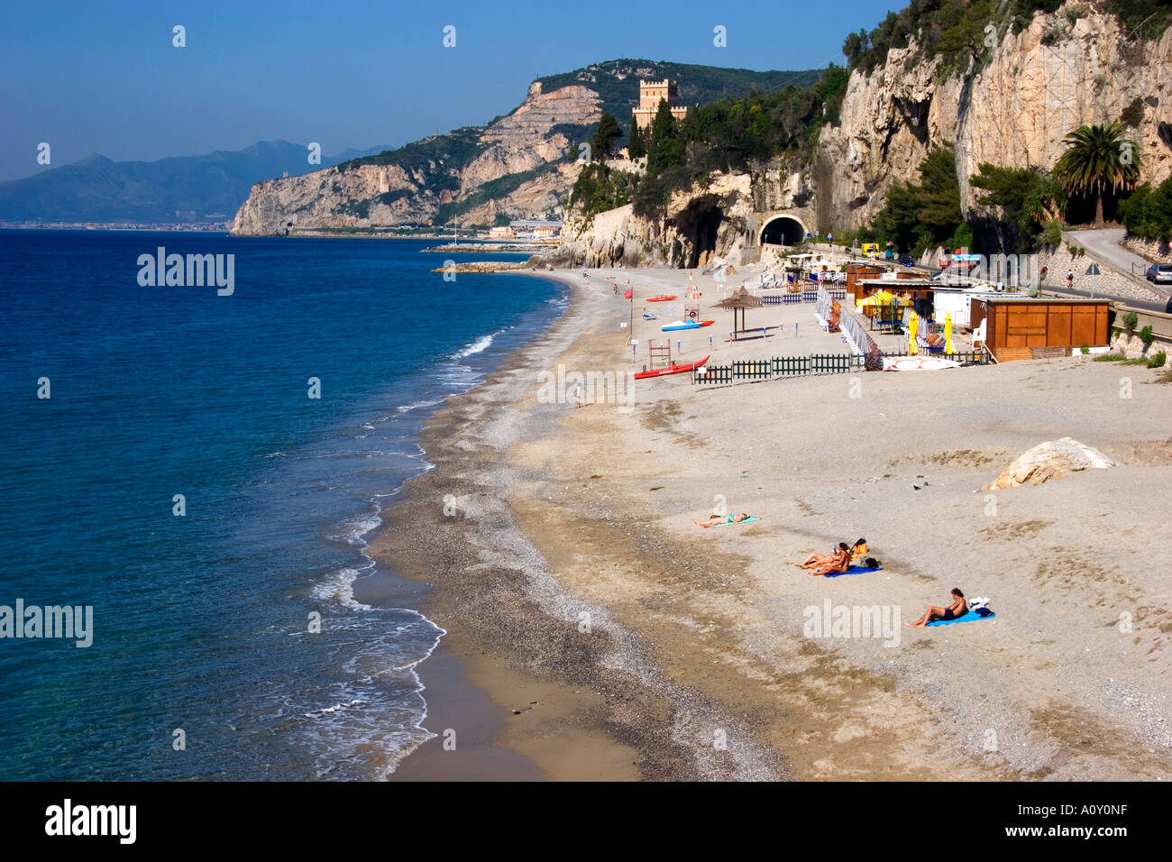 Spiaggia Finale Ligure Liguria Italia Foto stock - Alamy