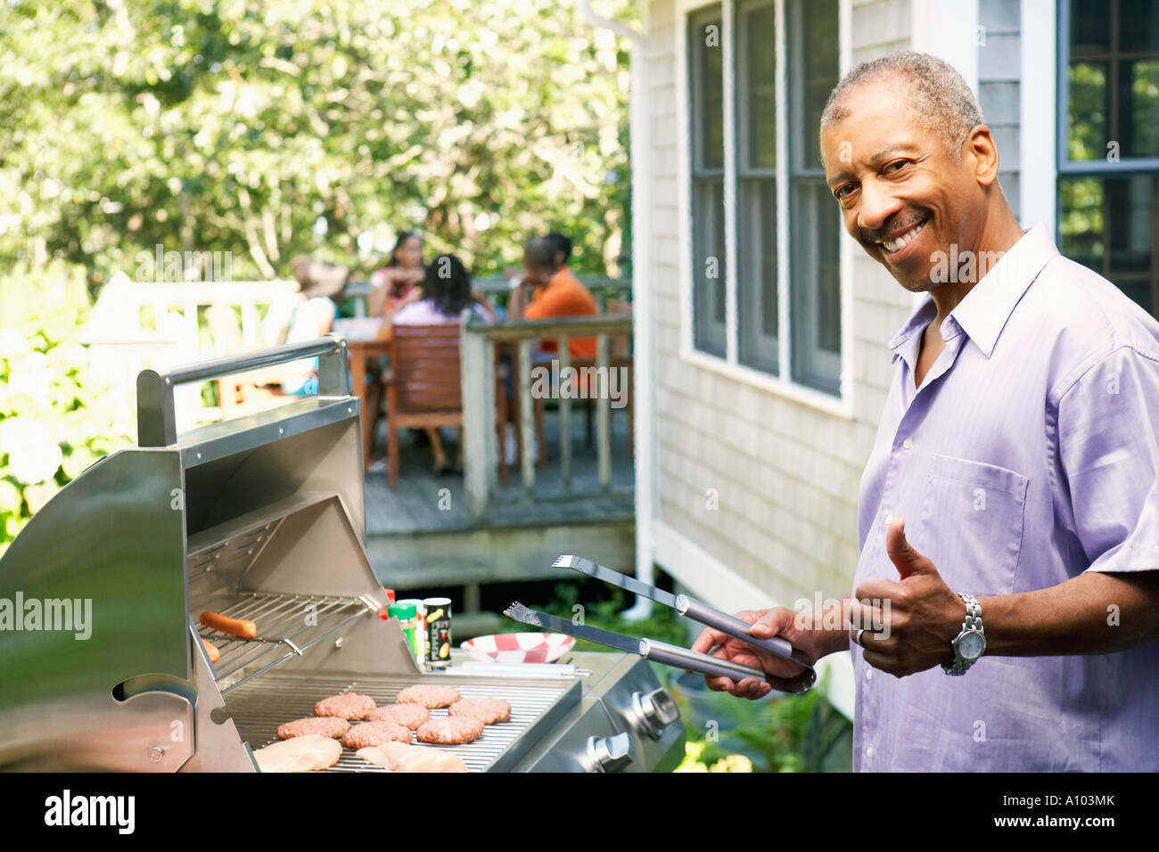 Tong po immagini e fotografie stock ad alta risoluzione - Alamy