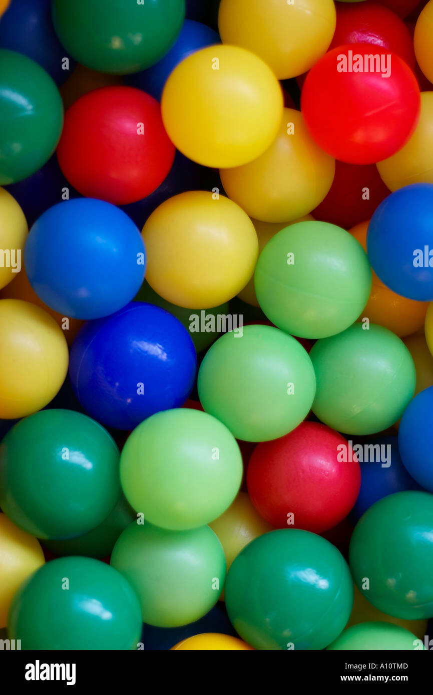 Geometrie colorate immagini e fotografie stock ad alta risoluzione - Alamy