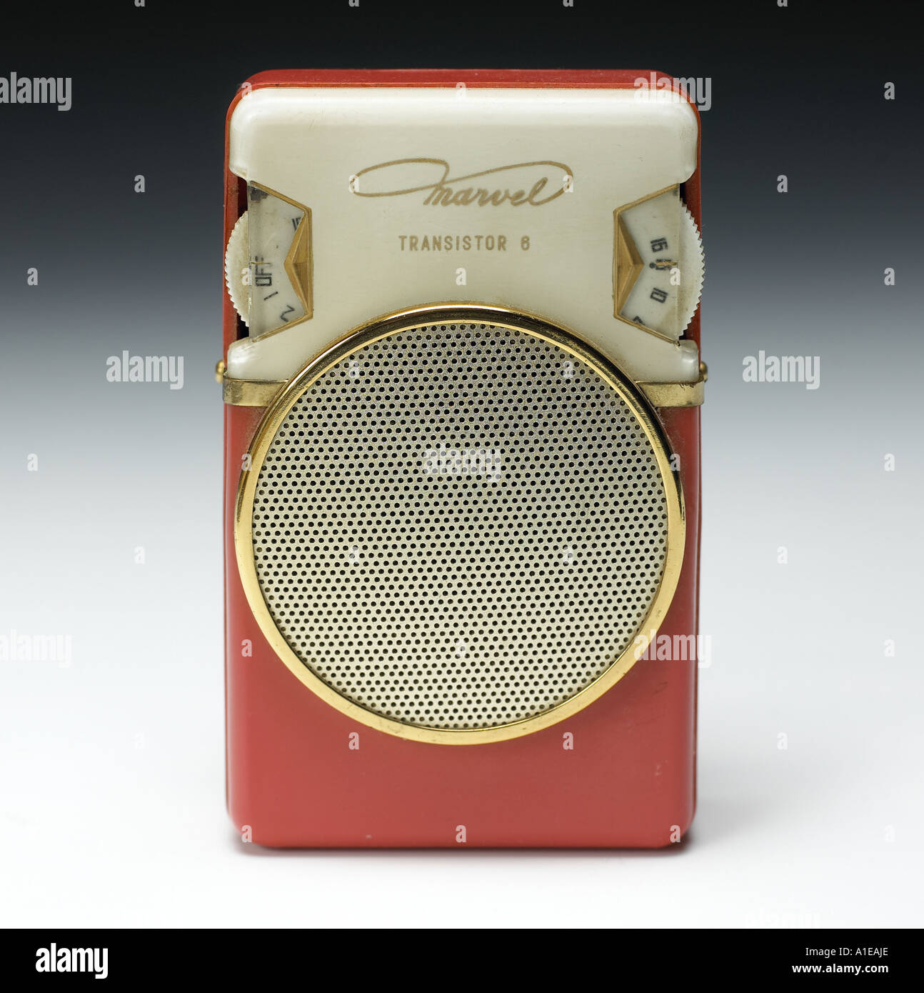 Transistor radio 1950s immagini e fotografie stock ad alta risoluzione ...