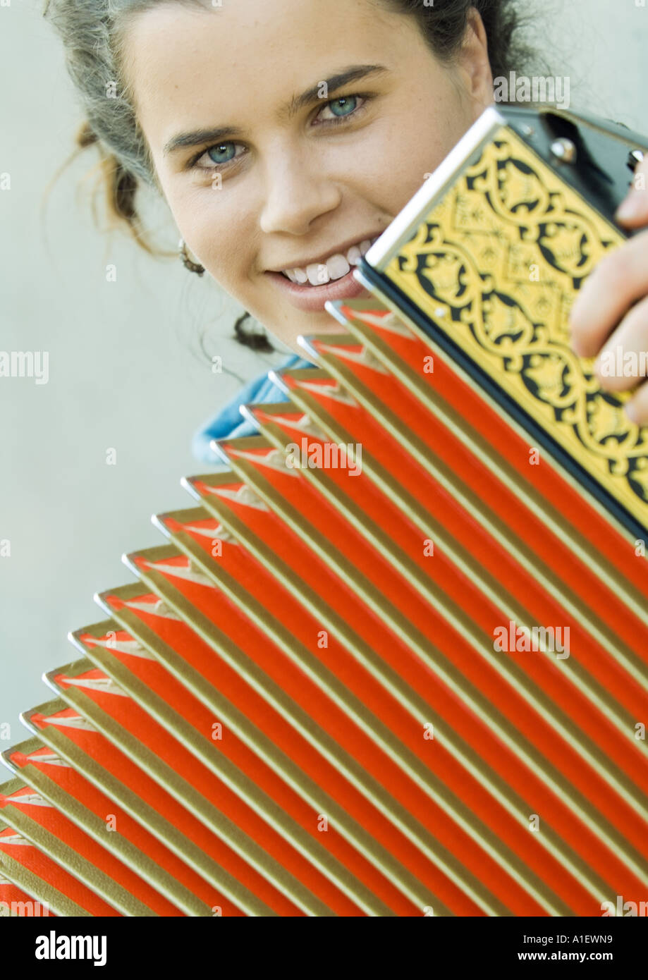Suonatori di fisarmonica tradizionali immagini e fotografie stock ad ...