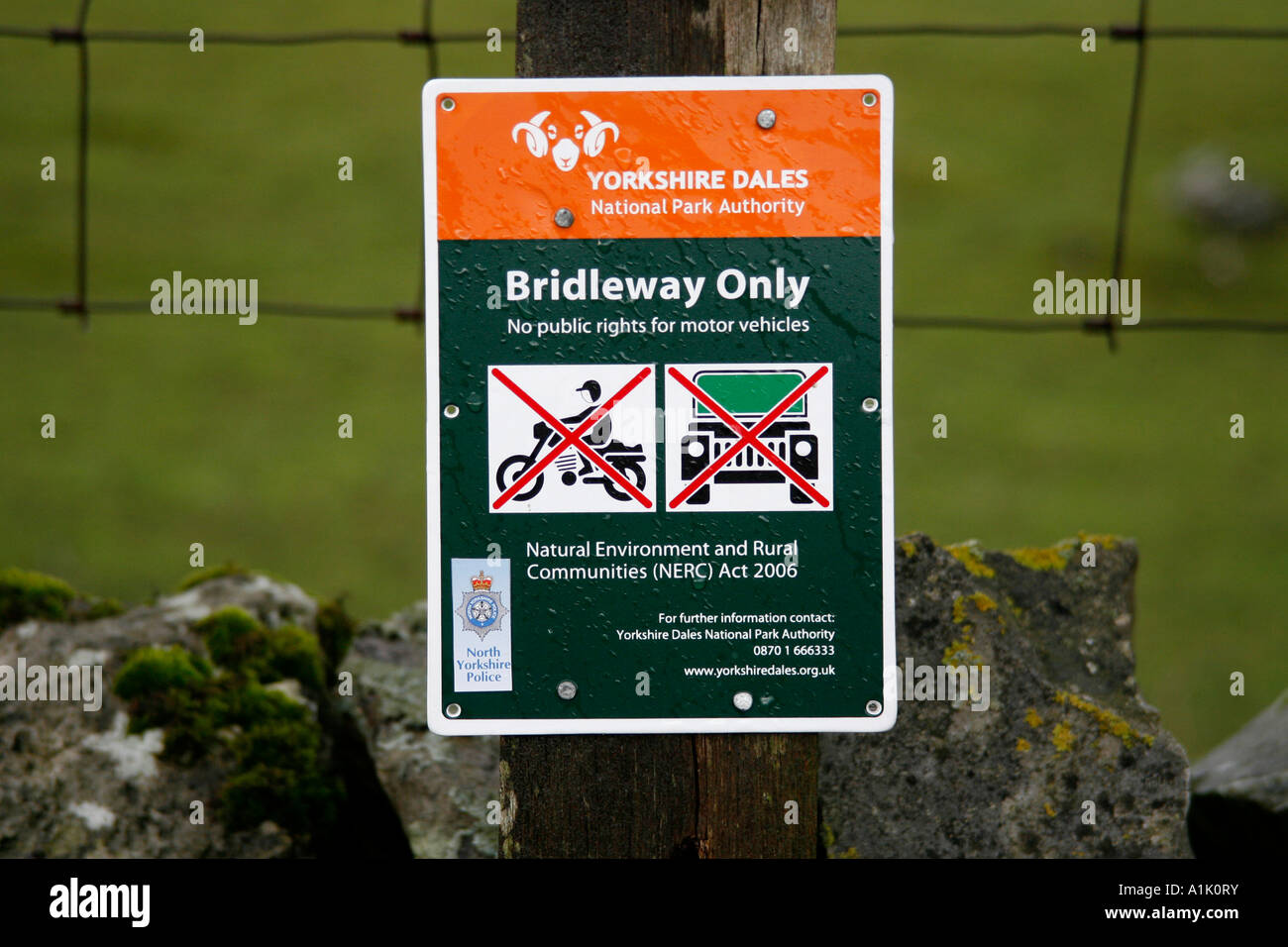 Segno Di Divieto Di Arrampicata Immagini e Fotos Stock - Alamy