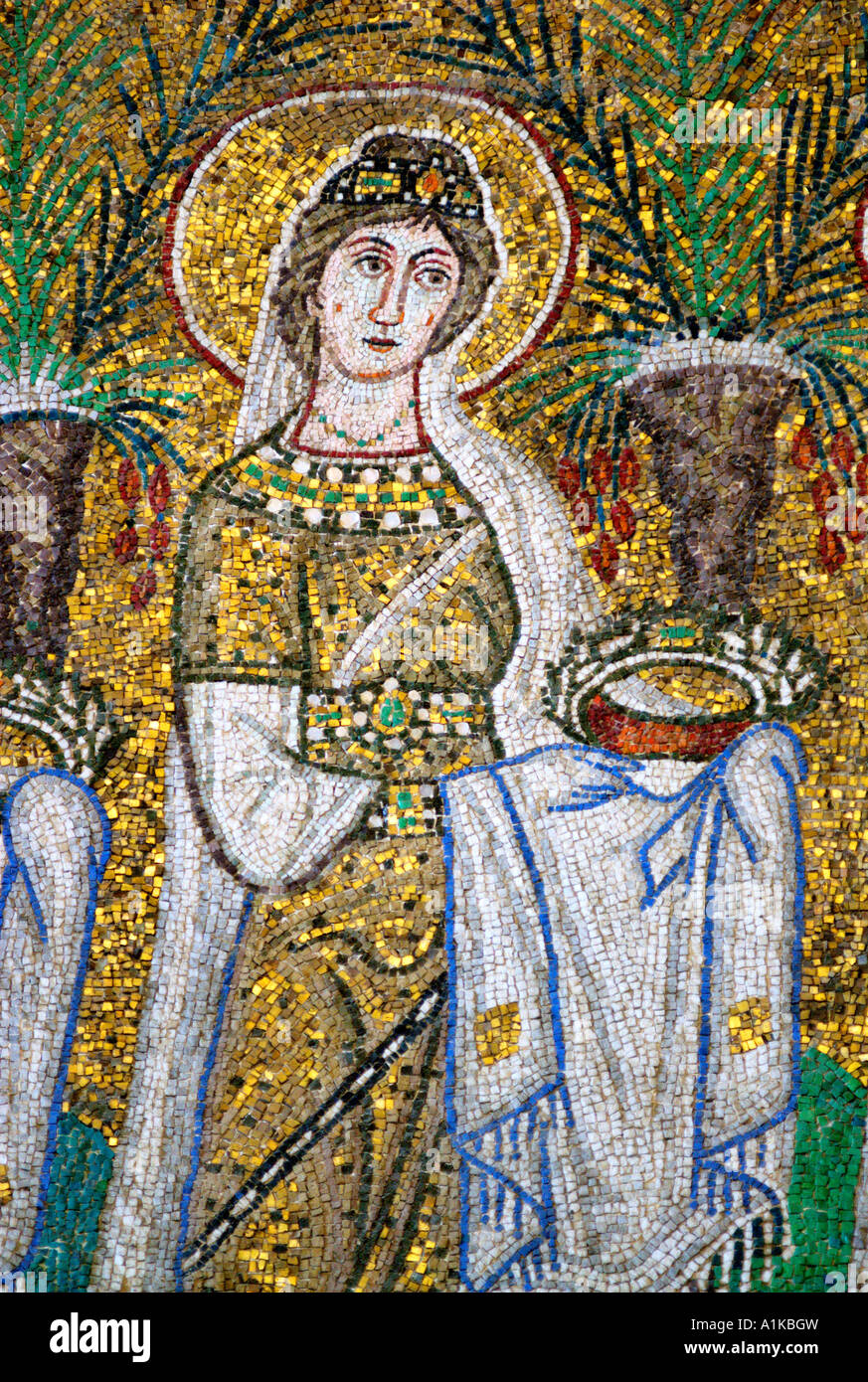 Ravenna Italia 6C AD mosaici raffiguranti sante vergini offerte del ...