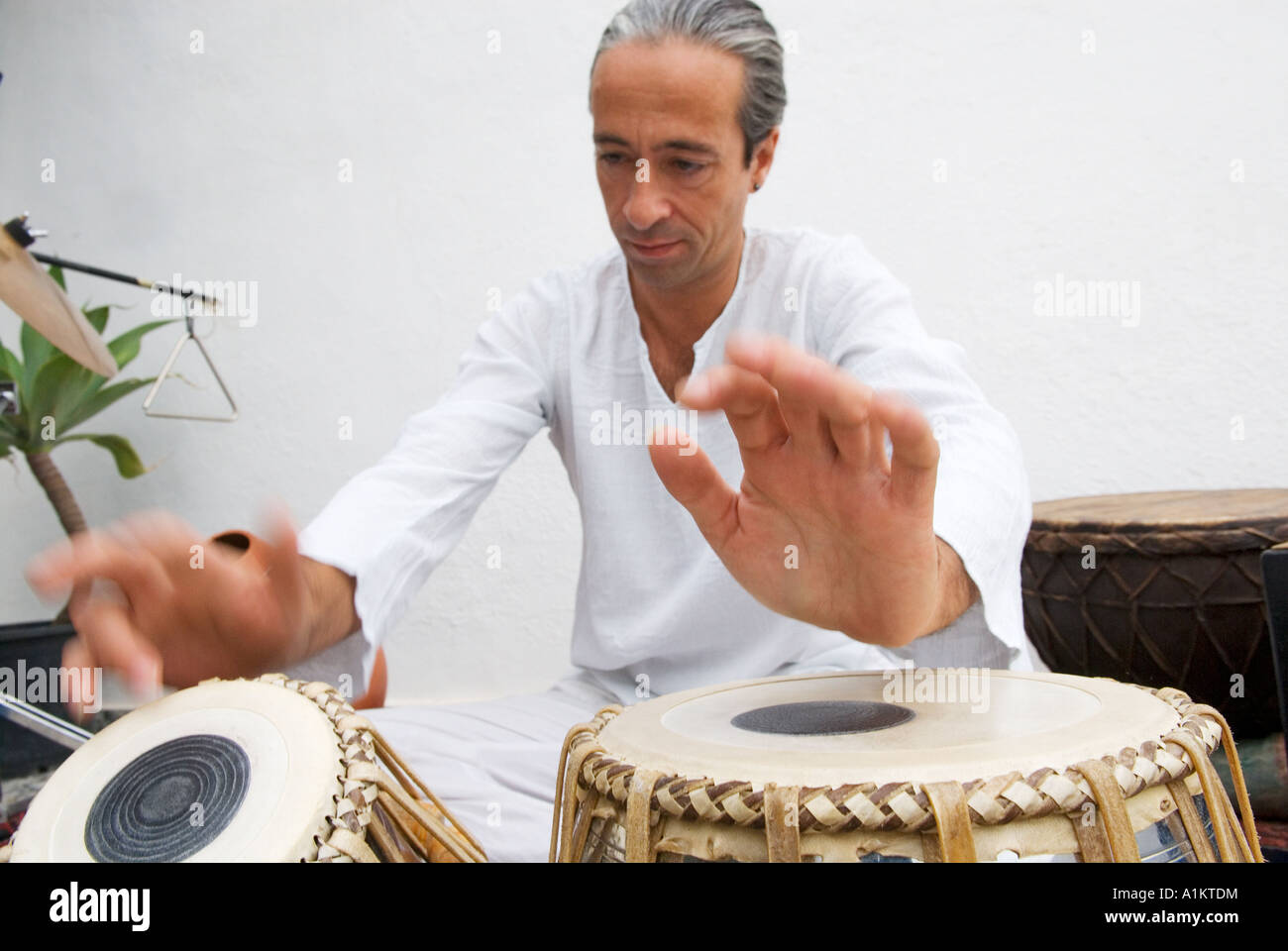 Tabla drum immagini e fotografie stock ad alta risoluzione - Alamy
