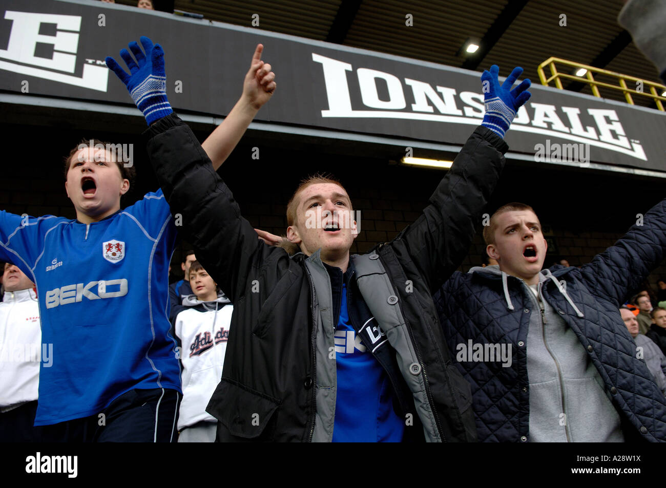 Millwall fans immagini e fotografie stock ad alta risoluzione - Alamy