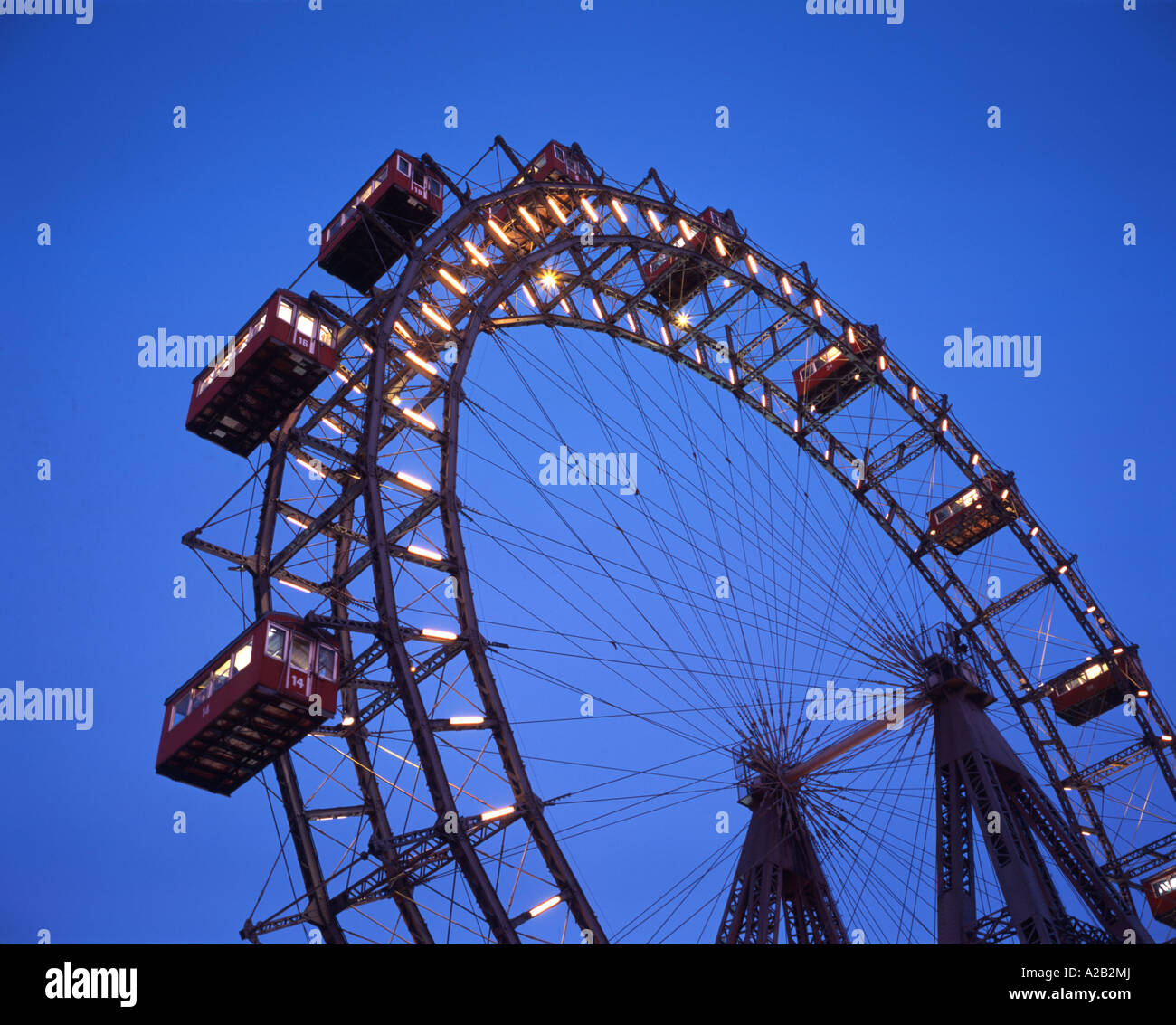 Punto di riferimento simbolo ruota panoramica simbolica immagini e ...