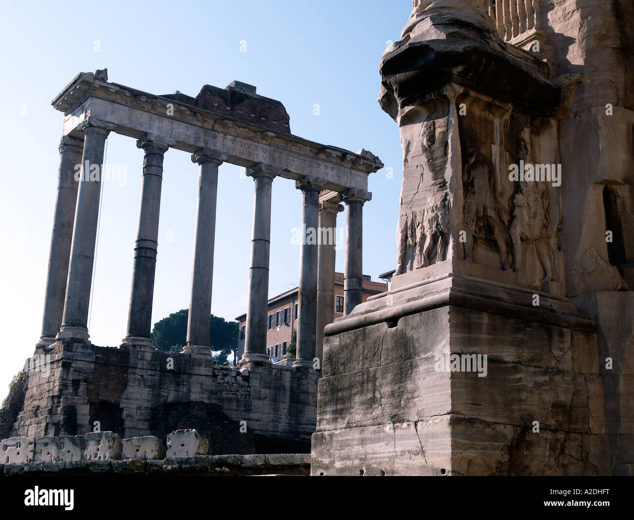 Tempio di Saturno Foro Romano Roma Italia Foto stock - Alamy