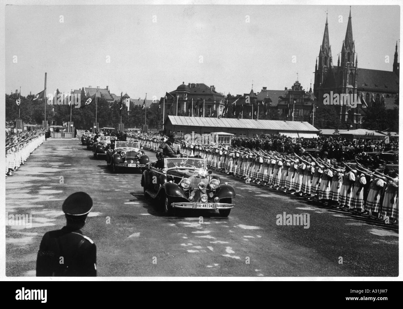 Hitler saluto donne immagini e fotografie stock ad alta risoluzione - Alamy