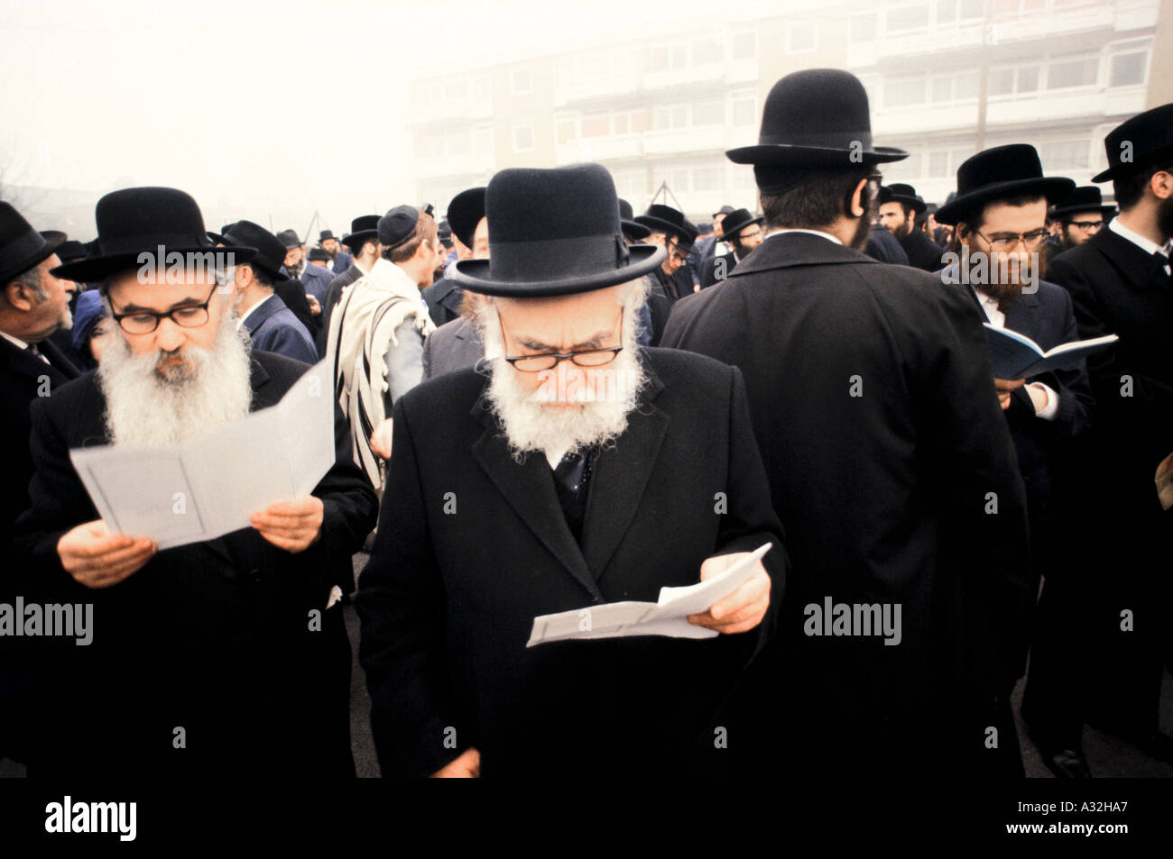 Hassidic jews immagini e fotografie stock ad alta risoluzione - Alamy