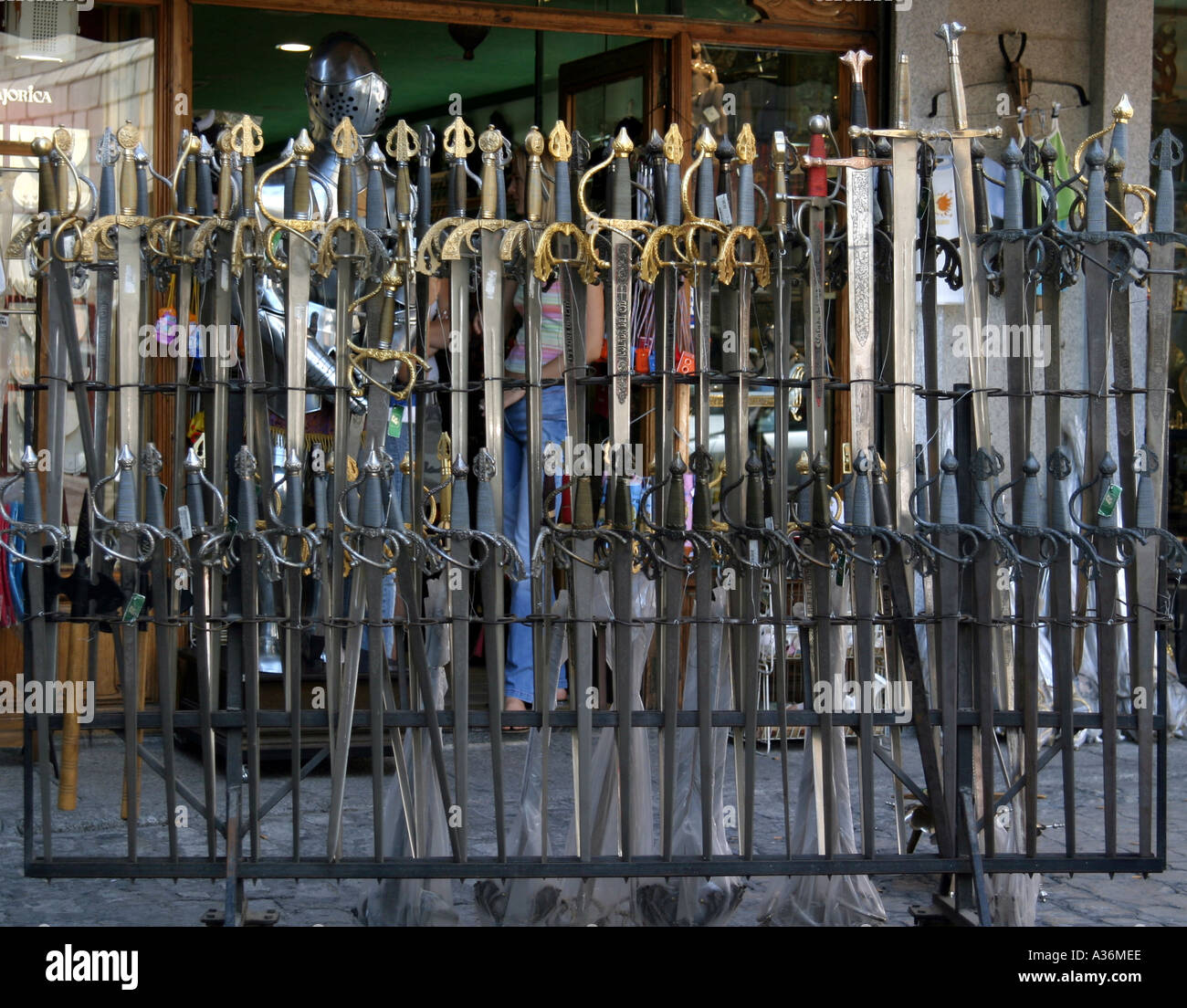 Toledo Spade di acciaio Spagna Foto stock - Alamy