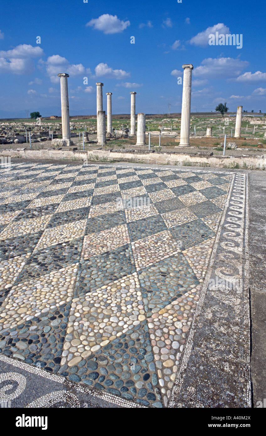 Cortile del Palazzo Pella Macedonia Grecia Foto stock - Alamy