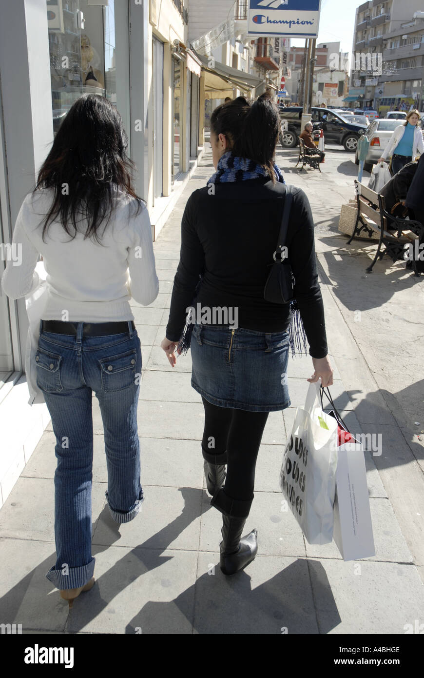 Ragazze cipriote immagini e fotografie stock ad alta risoluzione - Alamy
