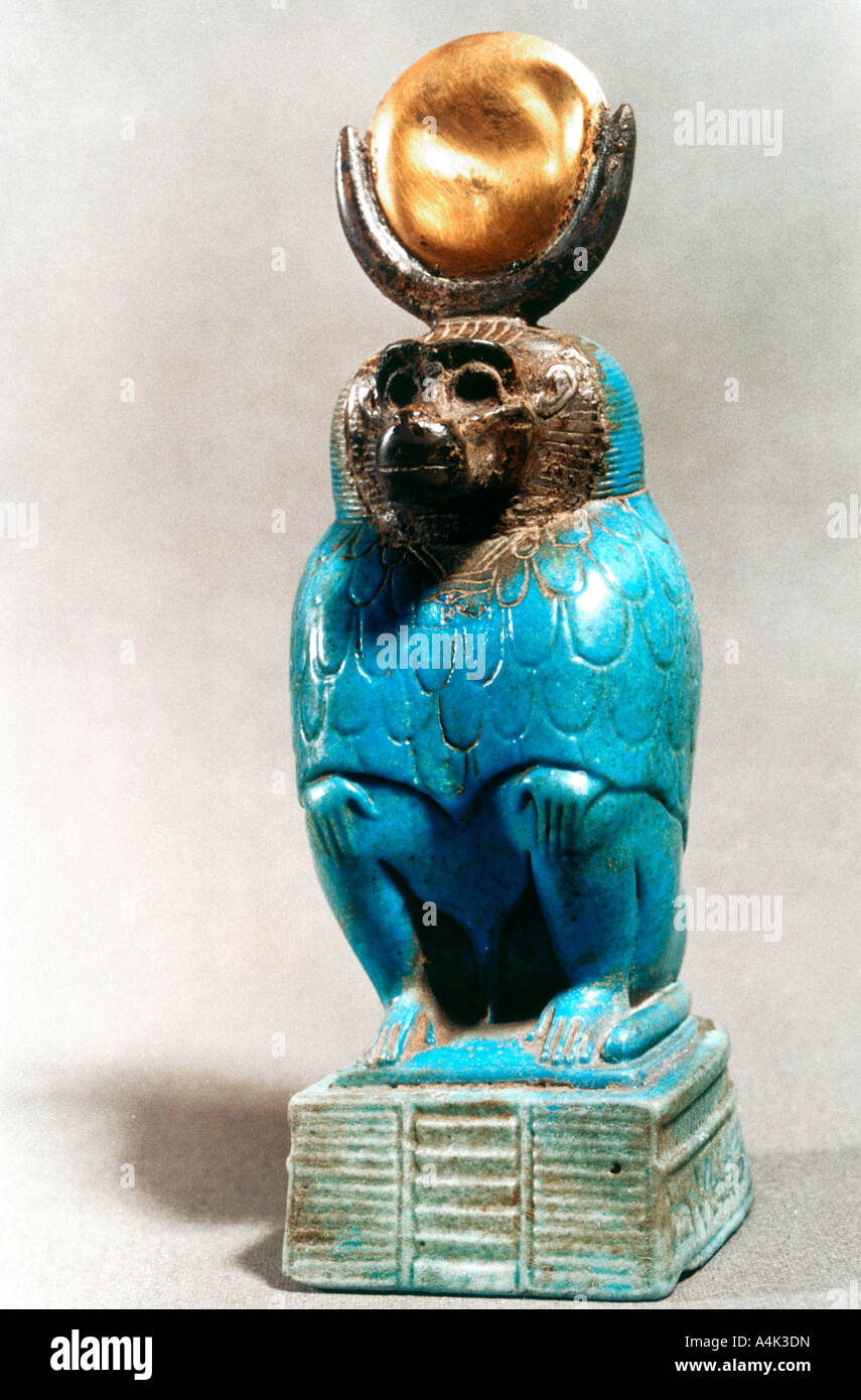 Statua di l'antico dio egiziano Thoth in forma di babbuino. Artista ...