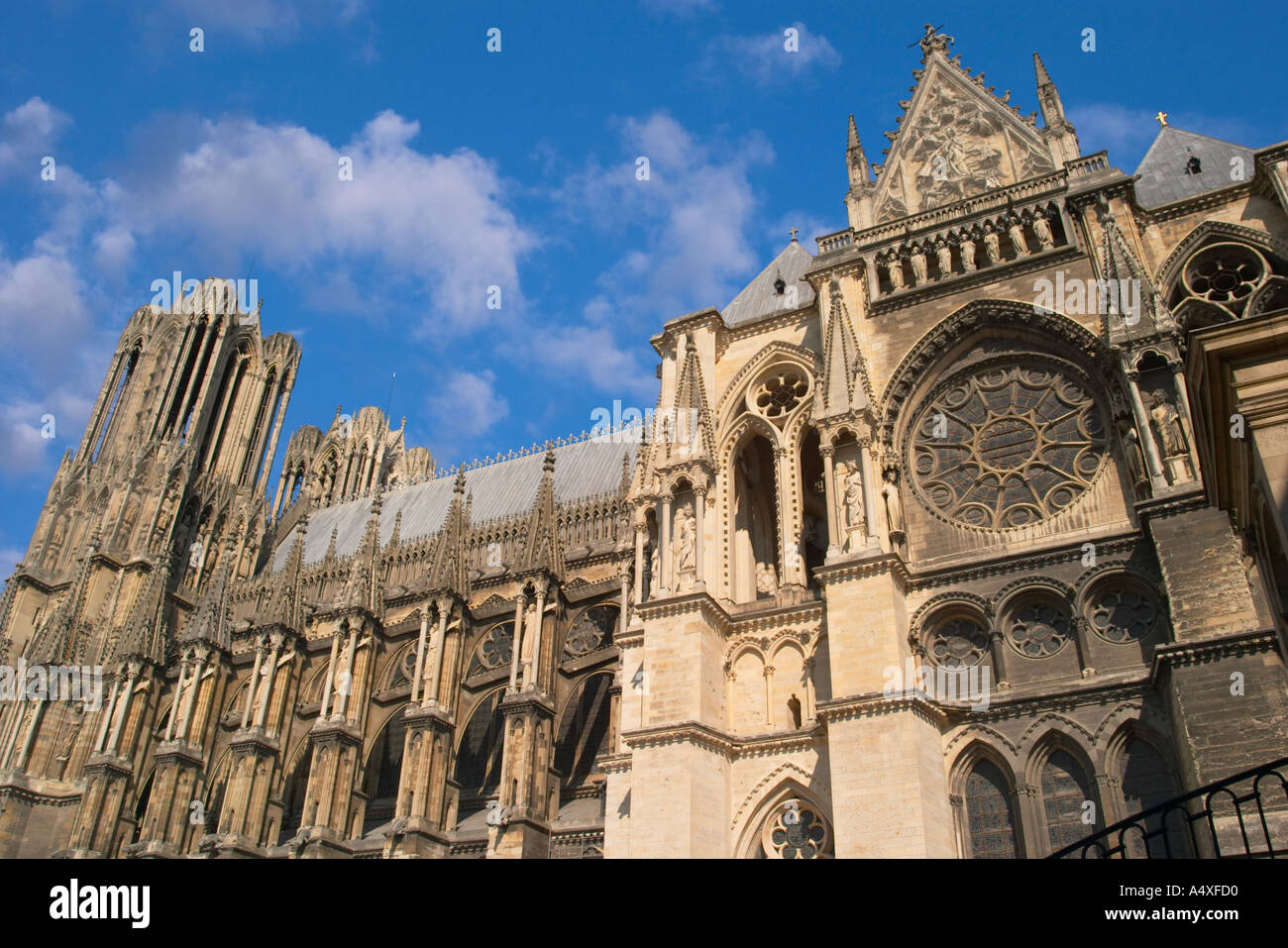 La cattedrale di notre dame a reims immagini e fotografie stock ad alta ...
