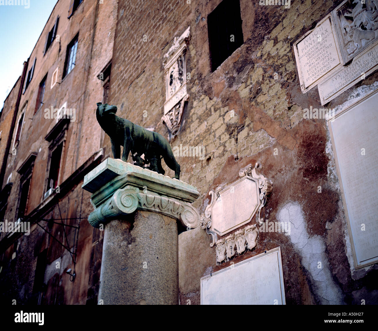 Lupa capitolina immagini e fotografie stock ad alta risoluzione - Alamy