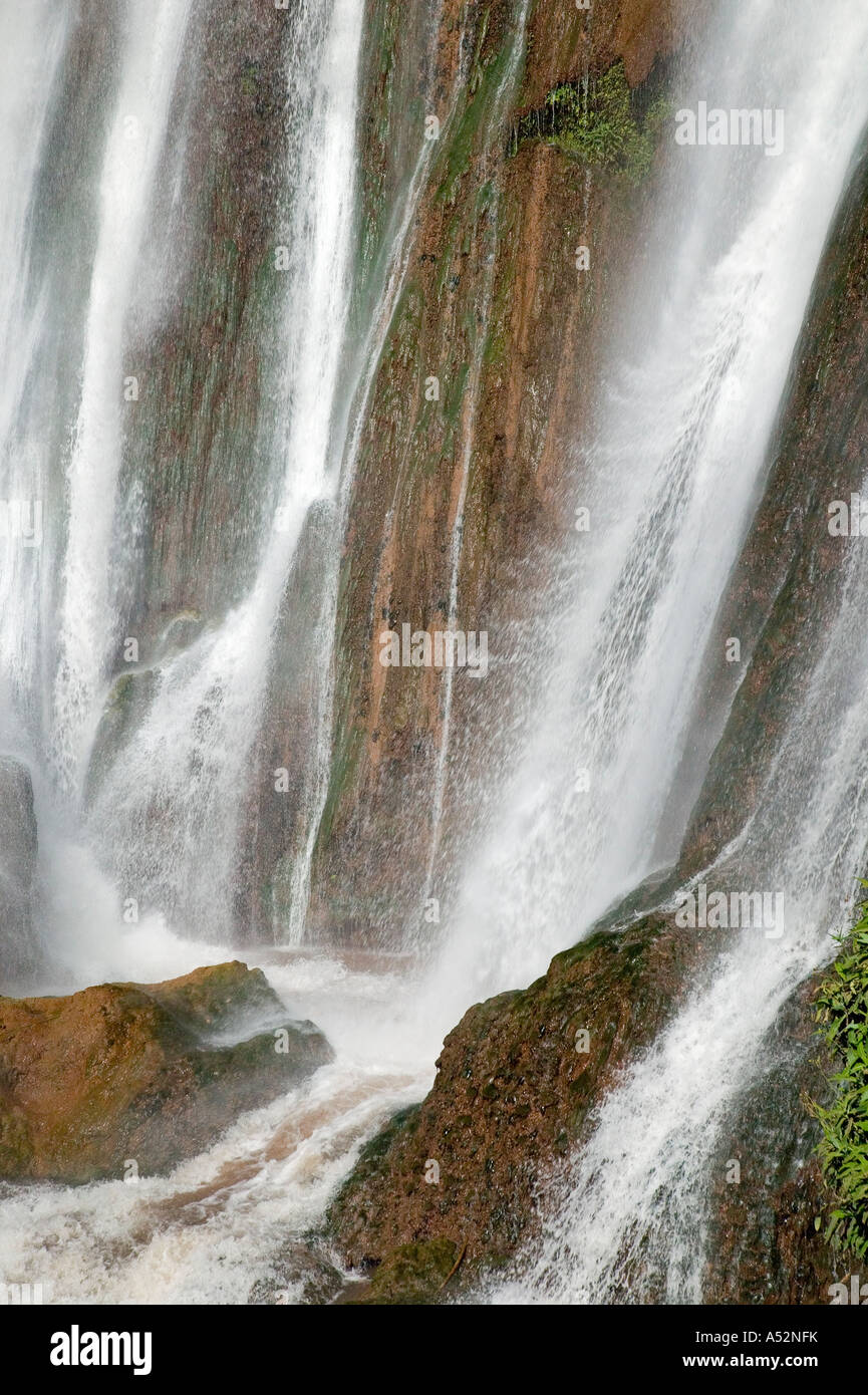 Cascate douzoud immagini e fotografie stock ad alta risoluzione - Alamy