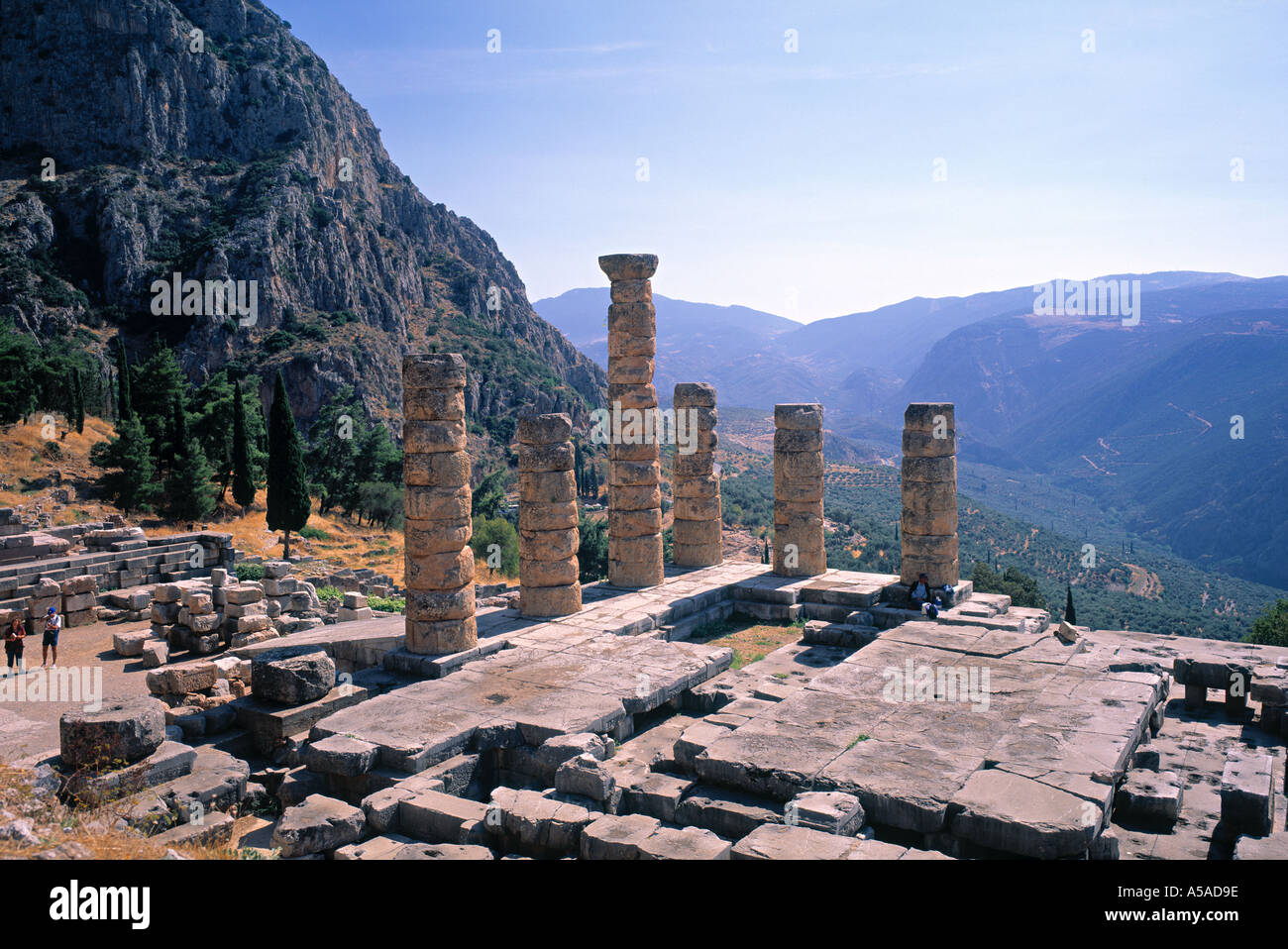 Tempio a zeus immagini e fotografie stock ad alta risoluzione - Alamy