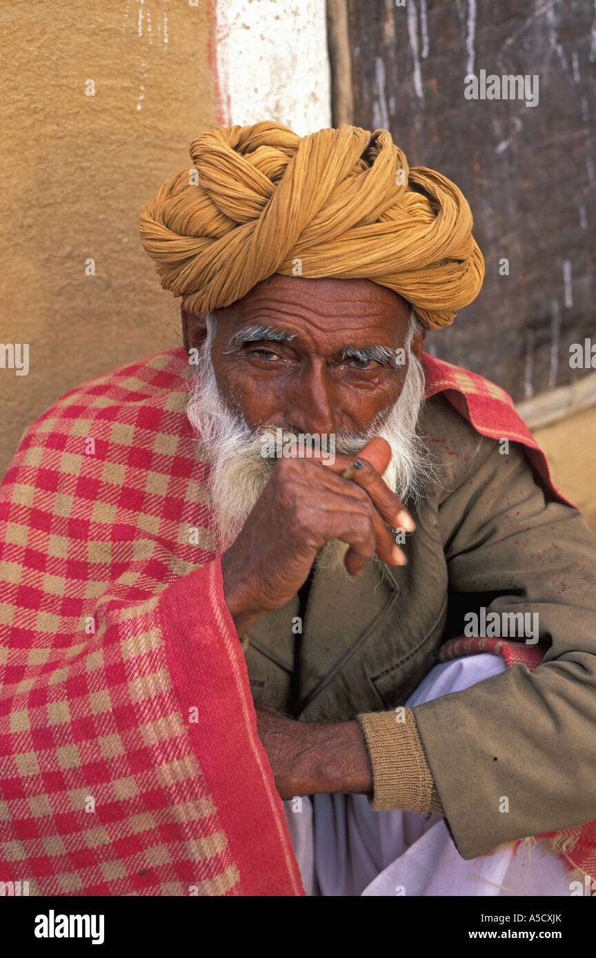Turban hat immagini e fotografie stock ad alta risoluzione - Alamy