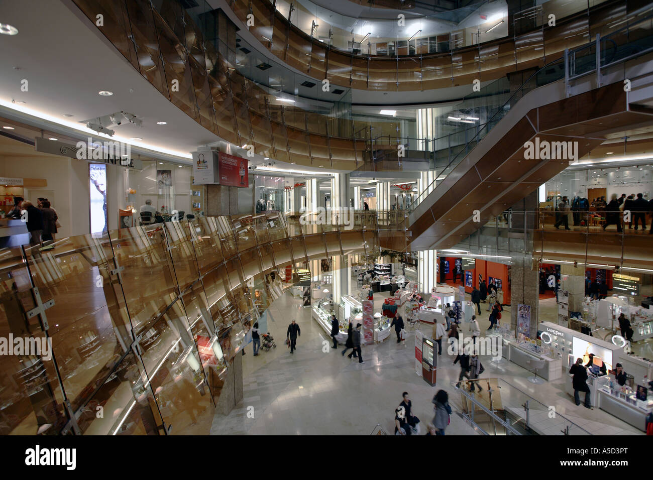 Les ailes de la mode immagini e fotografie stock ad alta risoluzione ...