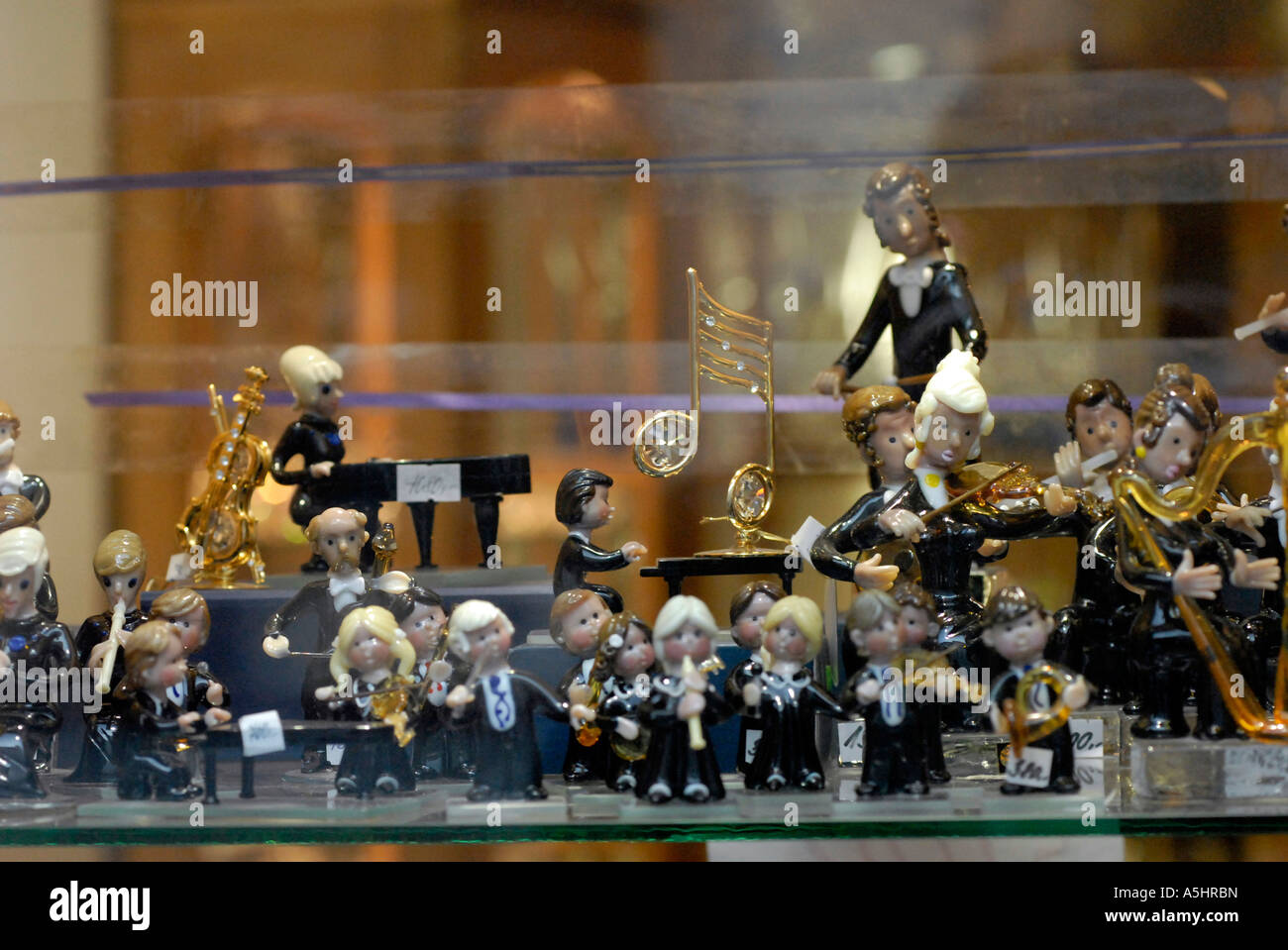 Conductor and orchestra immagini e fotografie stock ad alta risoluzione ...