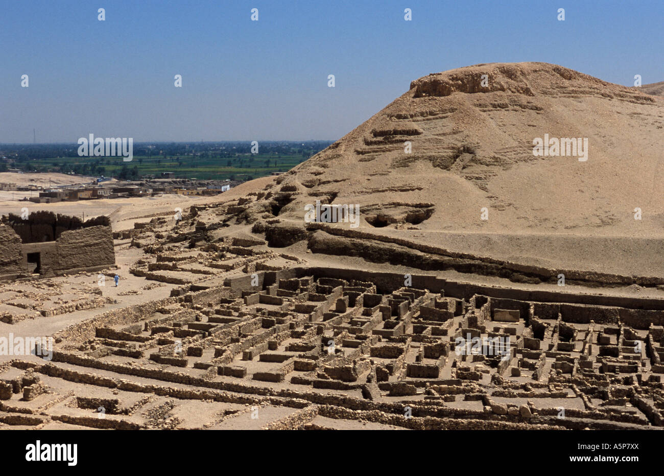 Necropoli di Deir Al Medina e il villaggio operaio, Antica Tebe, Luxor ...