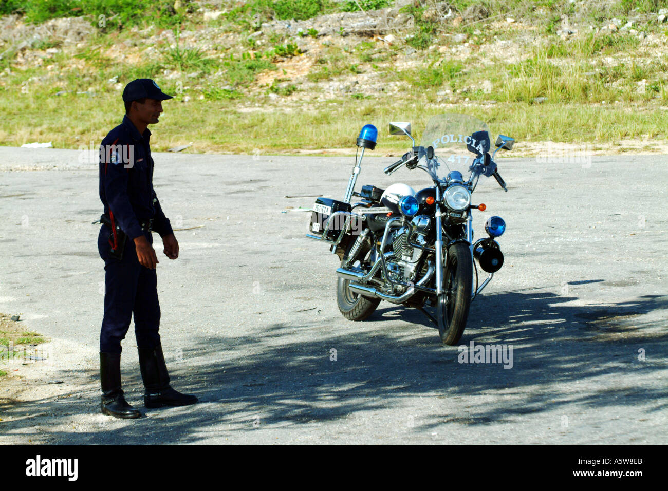Cuban police officer immagini e fotografie stock ad alta risoluzione ...