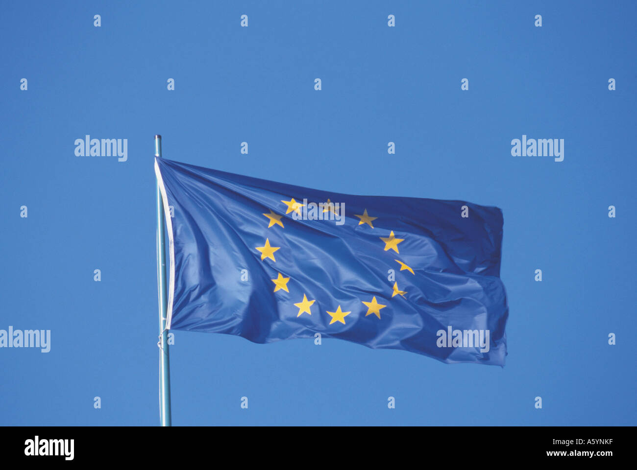 Bandiera europea immagini e fotografie stock ad alta risoluzione - Alamy