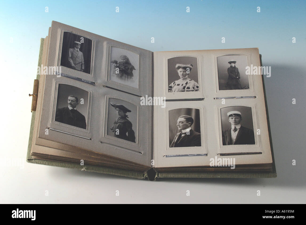 Album di ritratti di famiglia immagini e fotografie stock ad alta ...