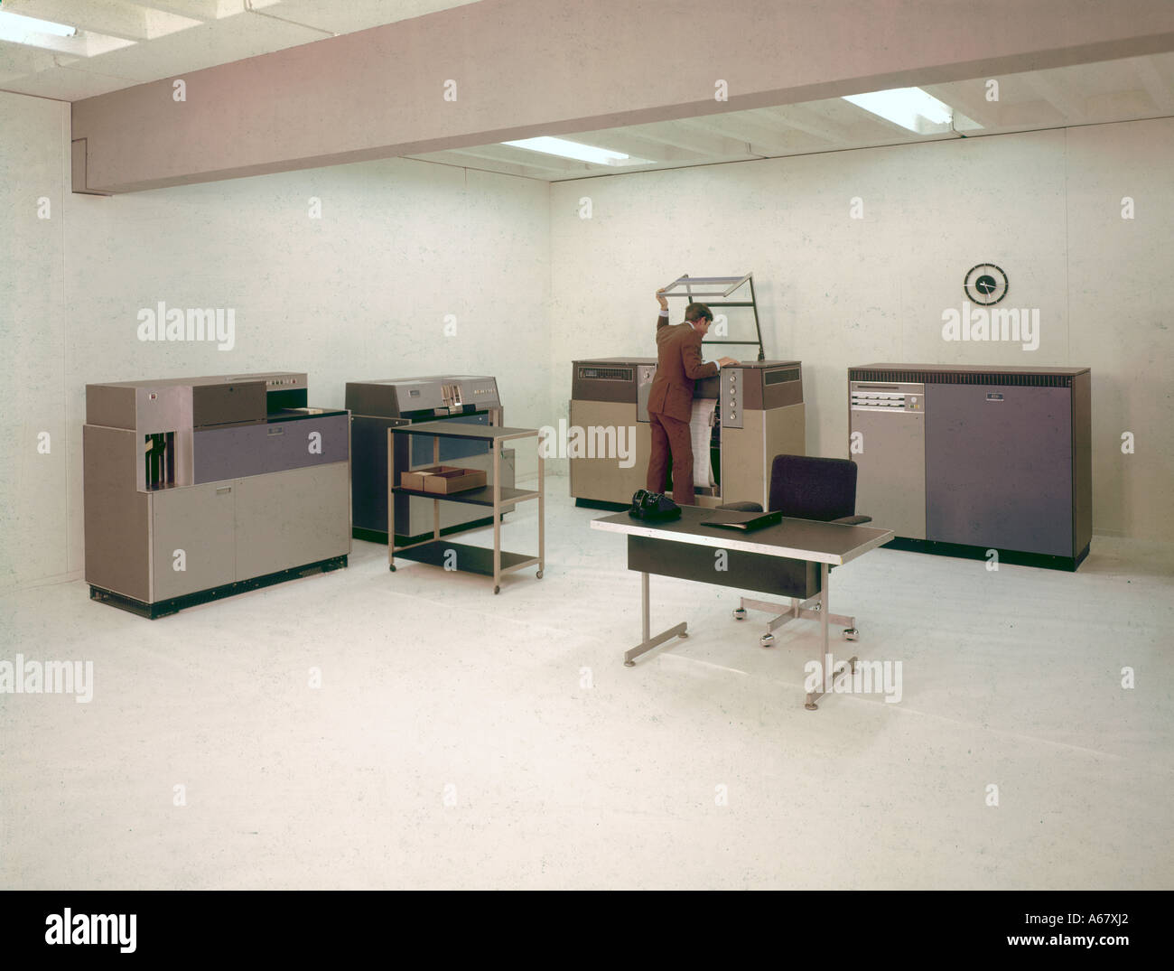 1960s computer immagini e fotografie stock ad alta risoluzione - Alamy