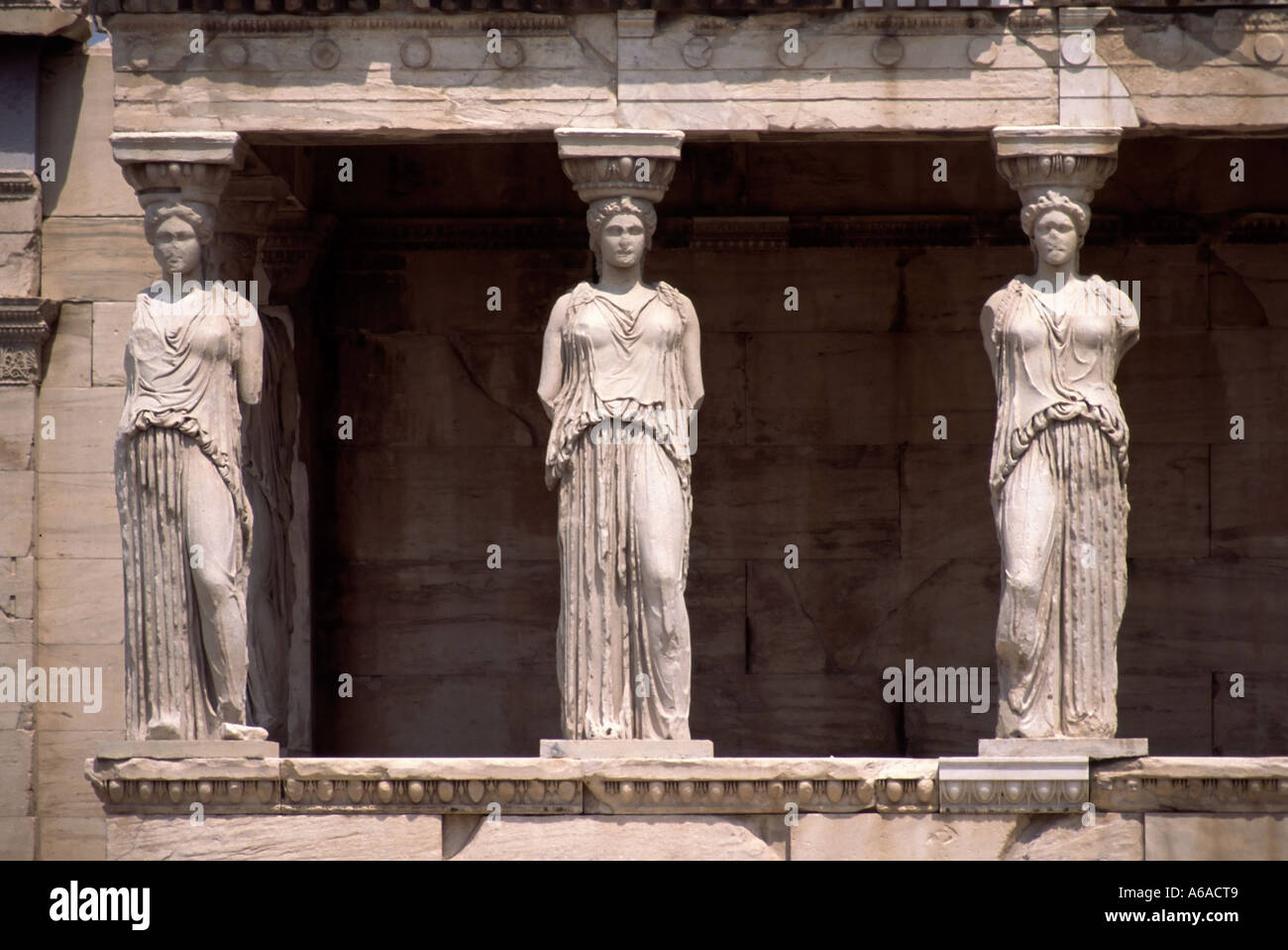 Statue dei cariatidi collina dell'acropoli immagini e fotografie stock ...