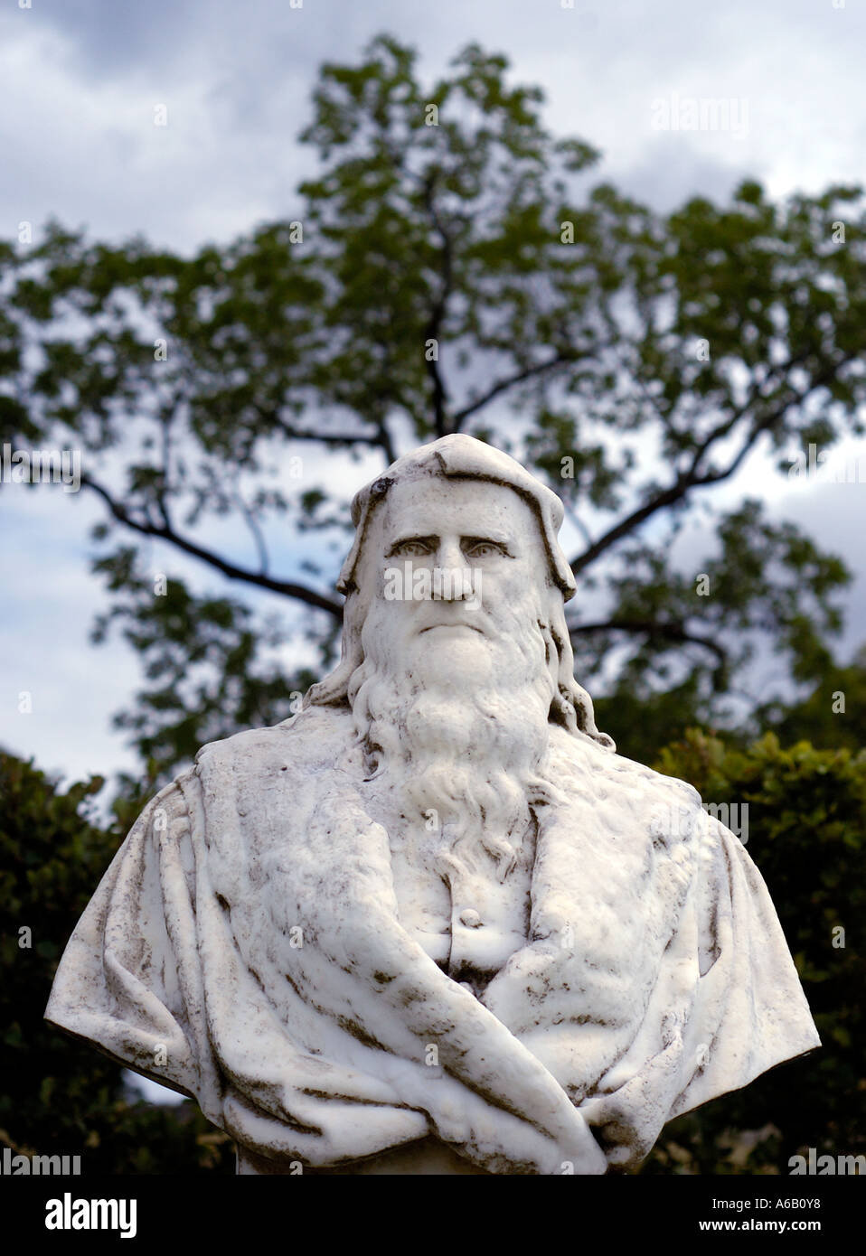 Leonardo da vinci statue amboise immagini e fotografie stock ad alta ...