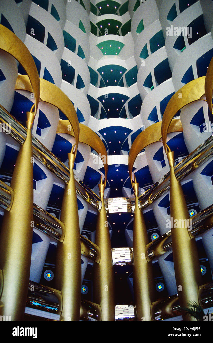 Lobby di burj al arab immagini e fotografie stock ad alta risoluzione ...